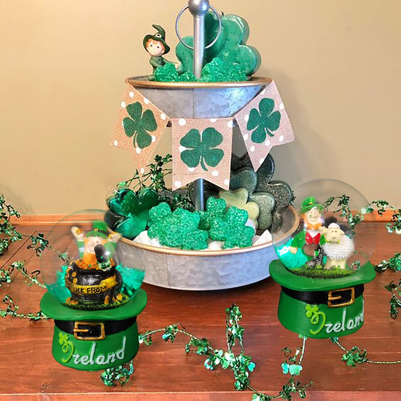 Aobaks St Patrick's Day Decorations, 2 Pack Snow Globe Crafts Present for Kids, st Patrick Day Accessories for Women, Leprechaun Collectible Figurines Table Decor for The Home