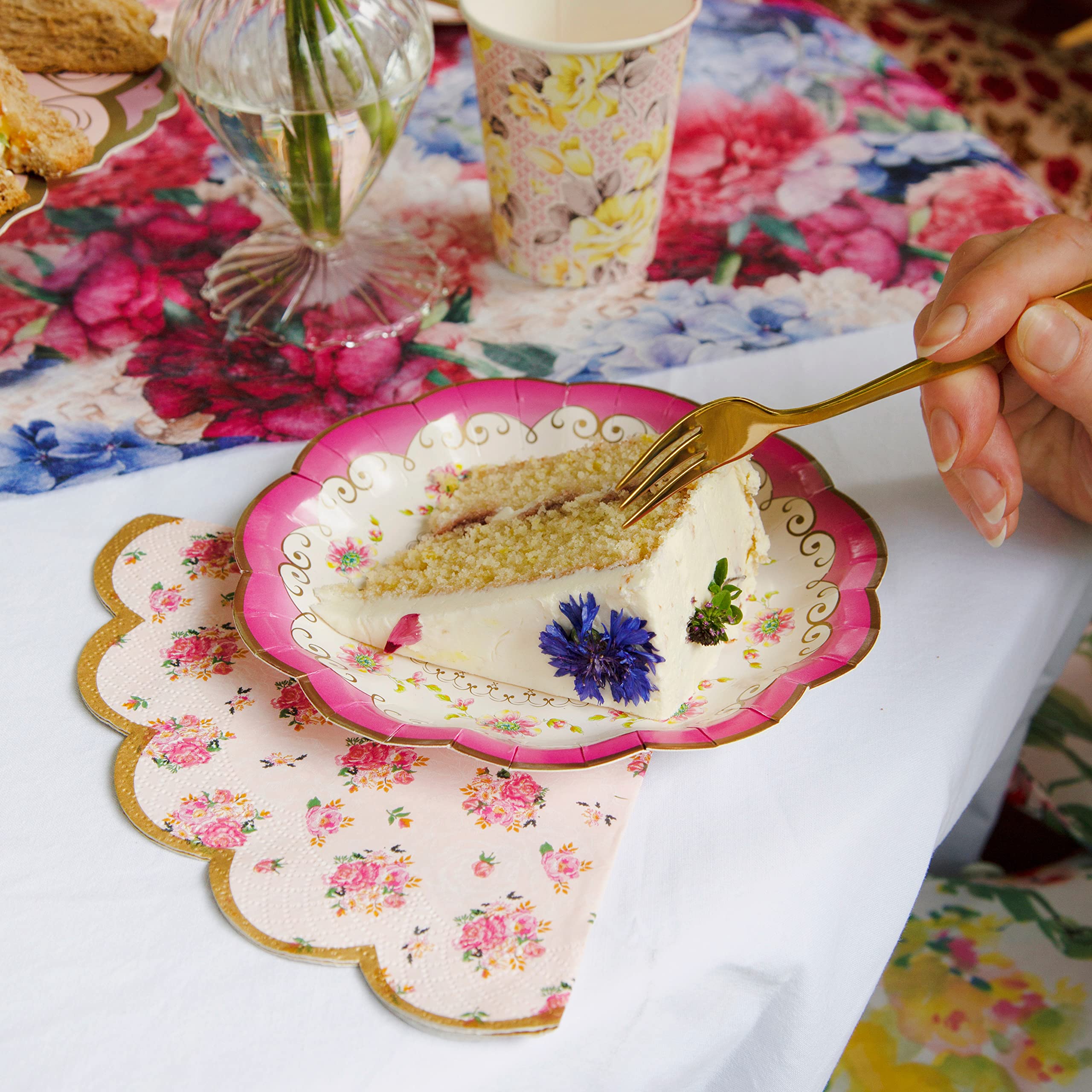 Talking TablesVintage Floral Paper Plates Pack of 24 - Pink, Blue, Yellow, Scalloped Edge, Truly Scrumptious, Disposable Tableware For Birthday, Garden Party, Afternoon Teas, Baby Shower, Wedding