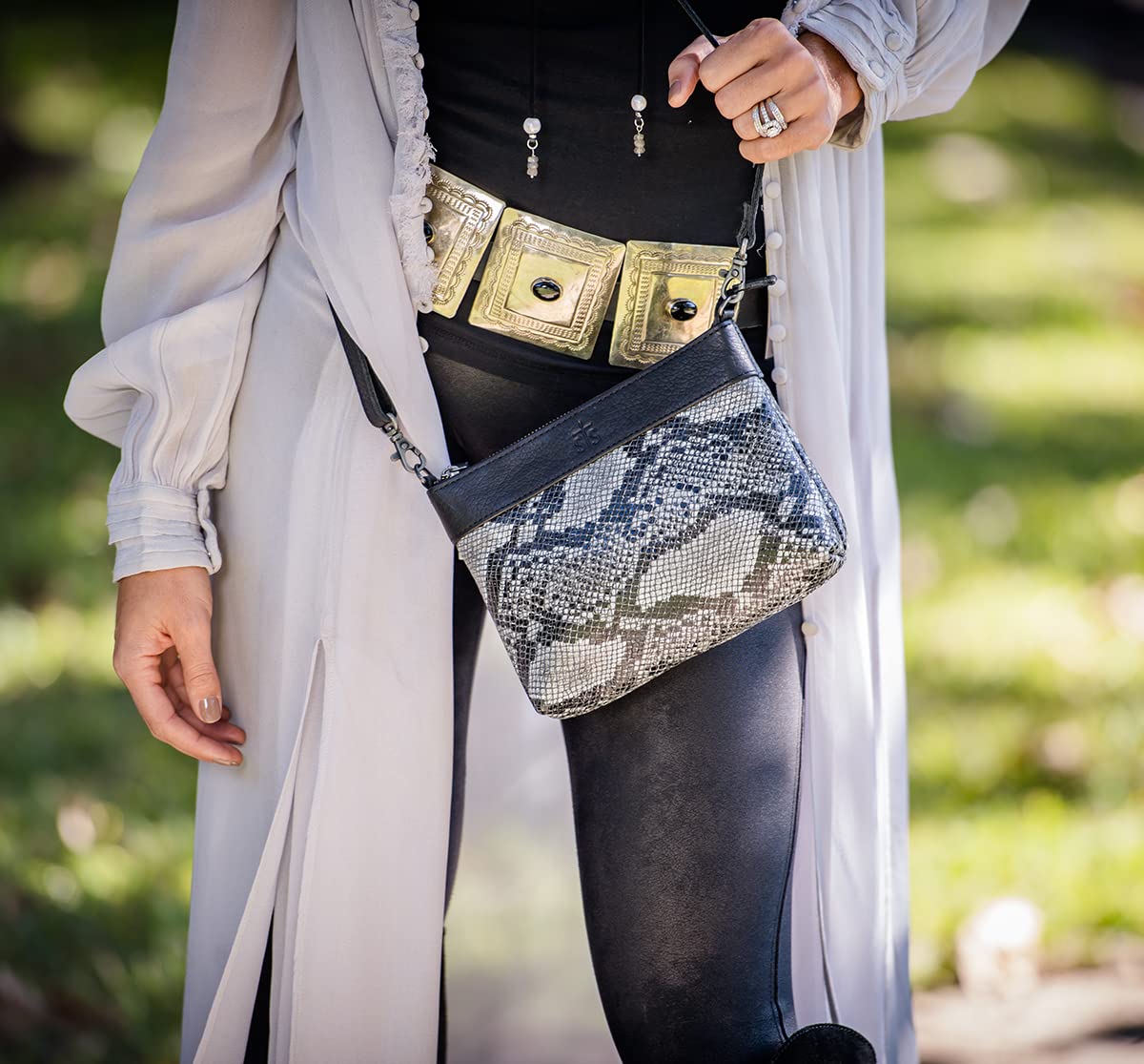 STS Ranchwear Women's Casual Everyday Multifunctional Santana Collection Grace Crossbody Purse Bag with Adjustable Strap, Gray