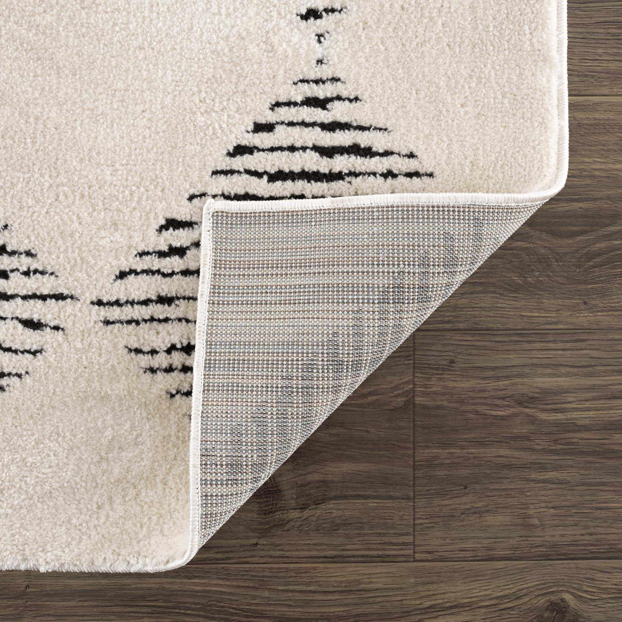 BoutiqueRugs Fauci Farmhouse Area Rug - Cream, Black White - 6'7" x 9'