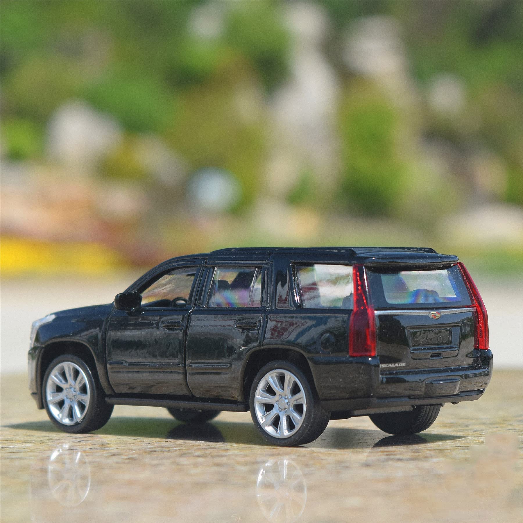 APLIQE Scale Model Vehicles for Cadillac Escalade SUV Alloy car Model die-Casting Metal Toy car Pull-Back car Model 1:36 Sophisticated Gift Choice