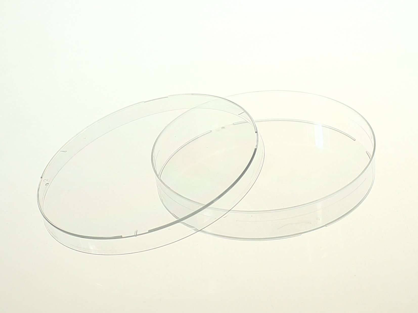 Nest Scientific 753001 Polystyrene Petri Dish, Semi-Stackable, Sterile, 100 mm x 15 mm, 20 per Bag, 500 per Case (Pack of 500)