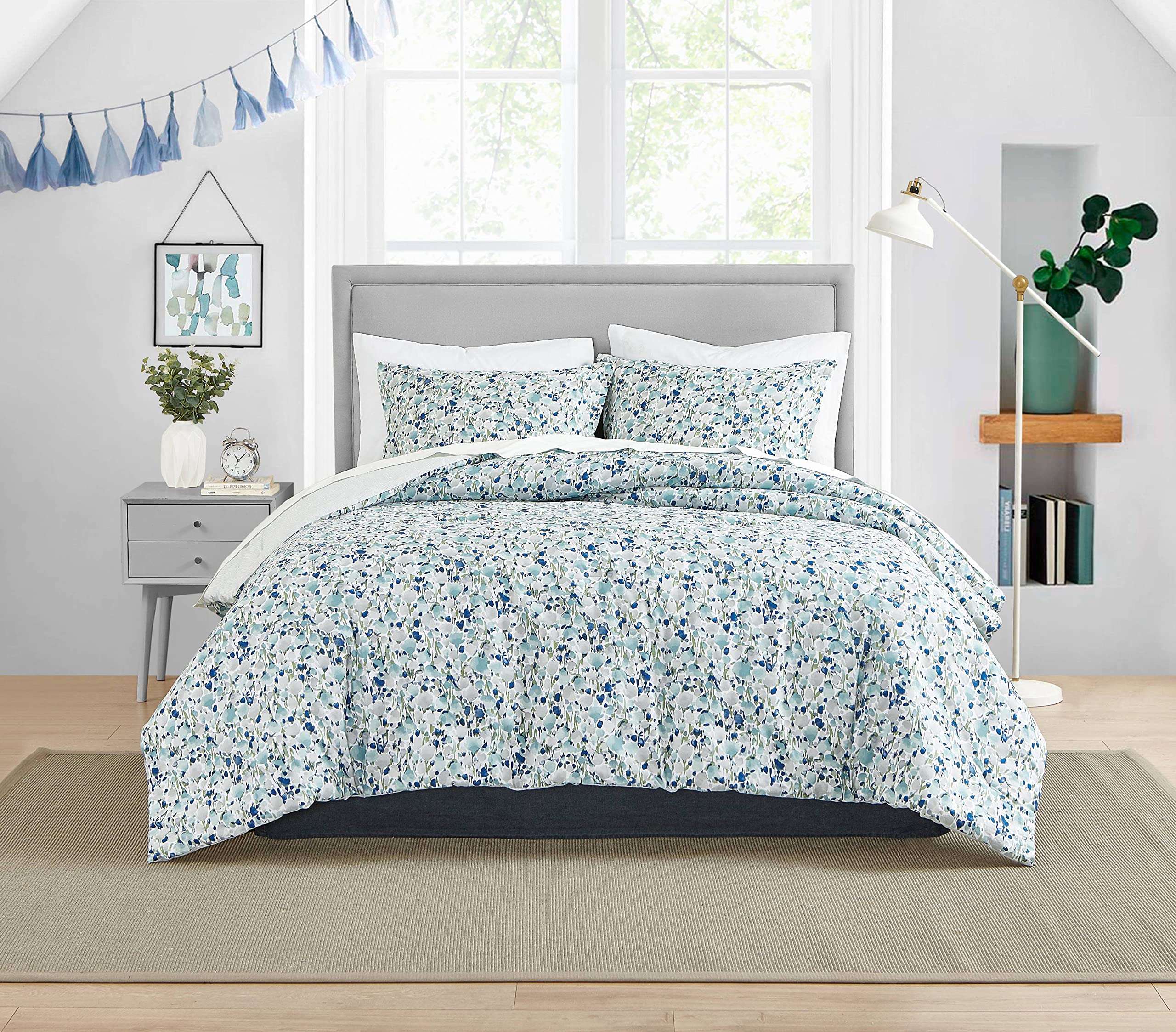 Poppy & Fritz - Queen Duvet Cover Set, Reversible Cotton Bedding with Maching Shams & Zipper Closure, All Season Home Decor (Olivia Blue, Queen)