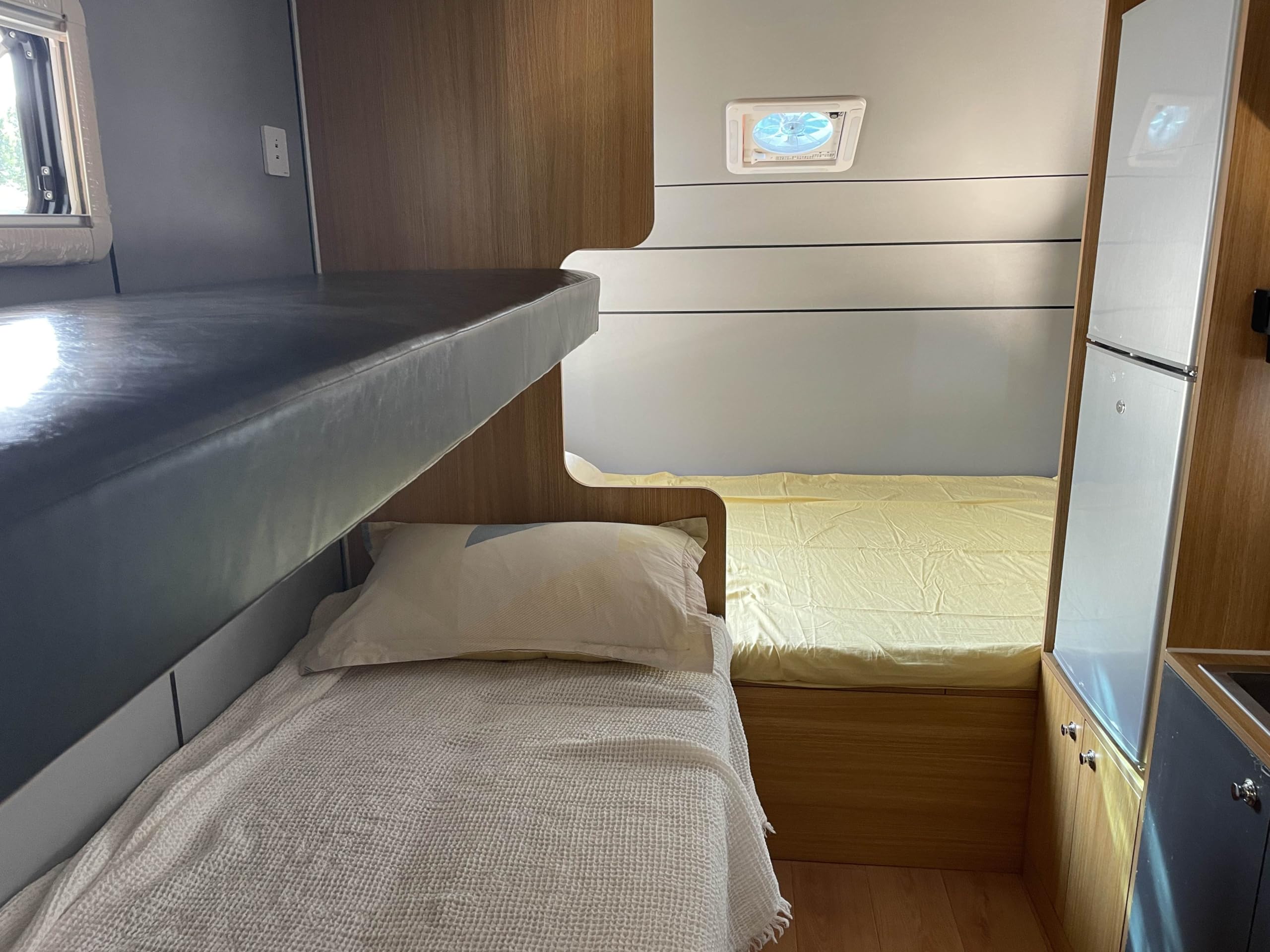 Offroad Caravans Trailer with Bedroom/Living Room/Bathroom and Kitchen.White and Black Color.