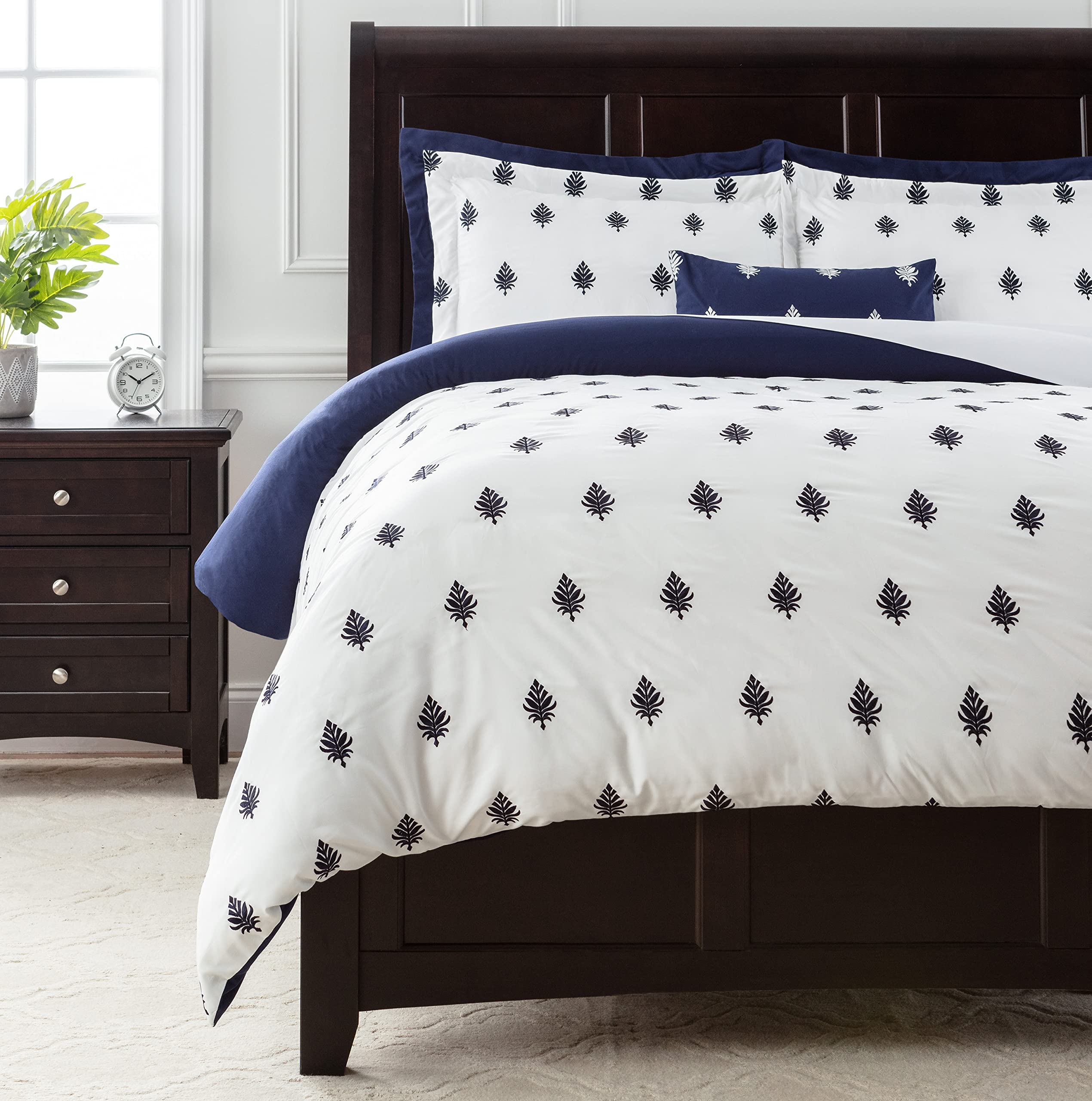 Chanasya Premium Fleur De Lis Embroidered Queen Size 6-Piece Duvet Cover Set - Luxury TexturedVintage Style Traditional French Brushed Microfiber Comforter Cover Bedding Sets - Royal Blue Cream