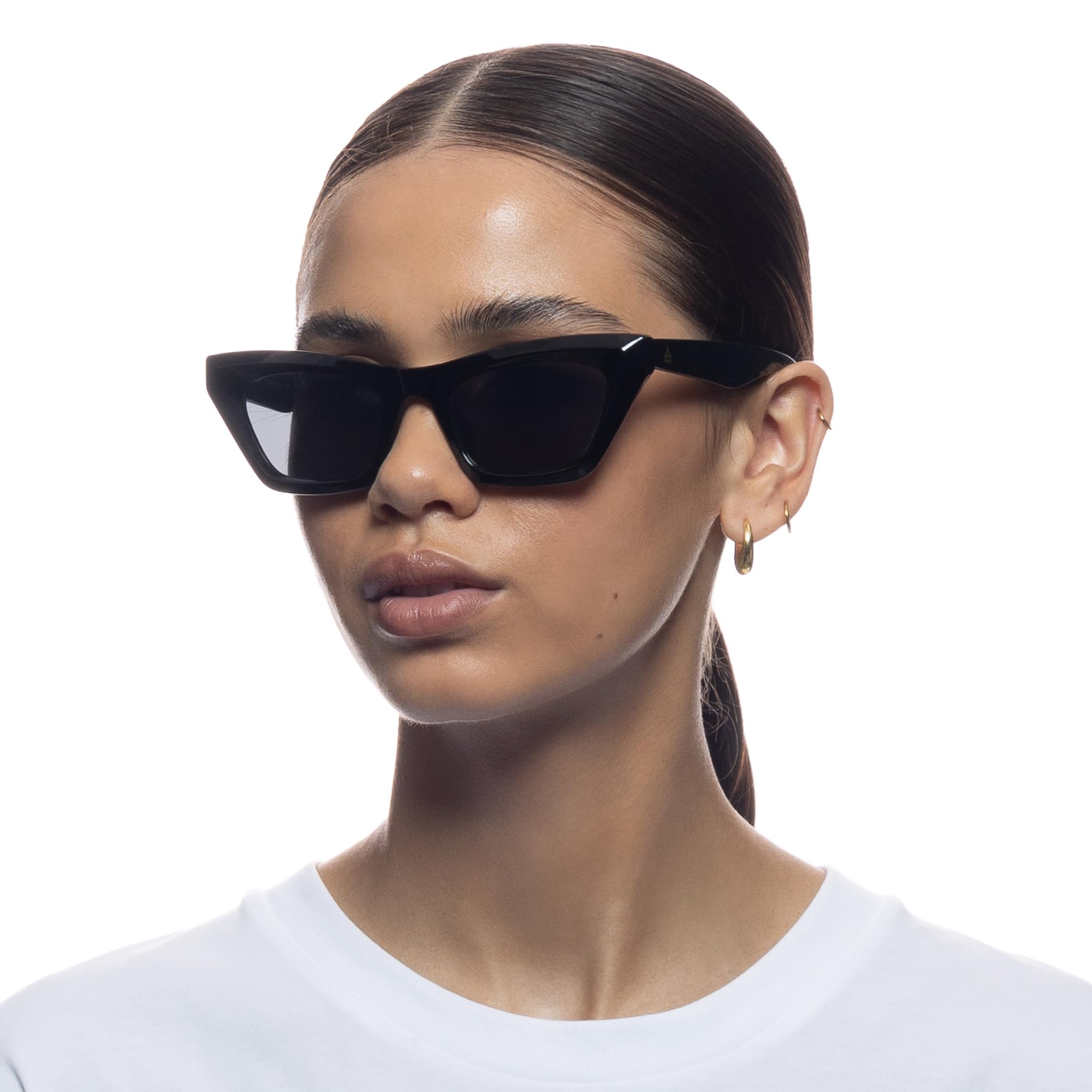 AIRE Women's Capricornus Sunglasses, Black, One Size