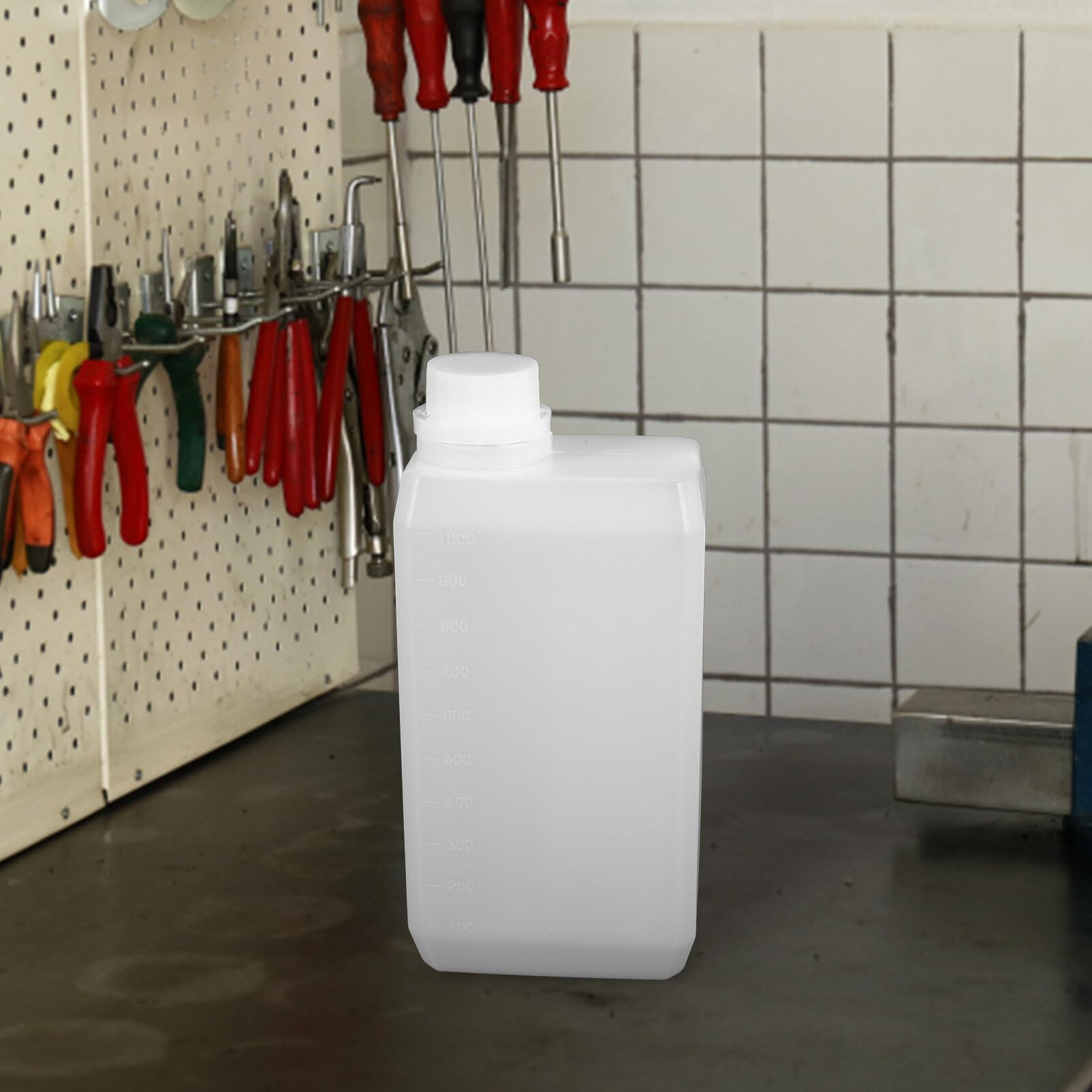 Baluue 1L Plastic Jug Bottle, High Capacity HDPE Plastic Gallon Jug with Leak-Proof Screw-On Cap Empty Refillable Water Jug Food Grade Liquids Container for Water Sauces Soaps Detergents