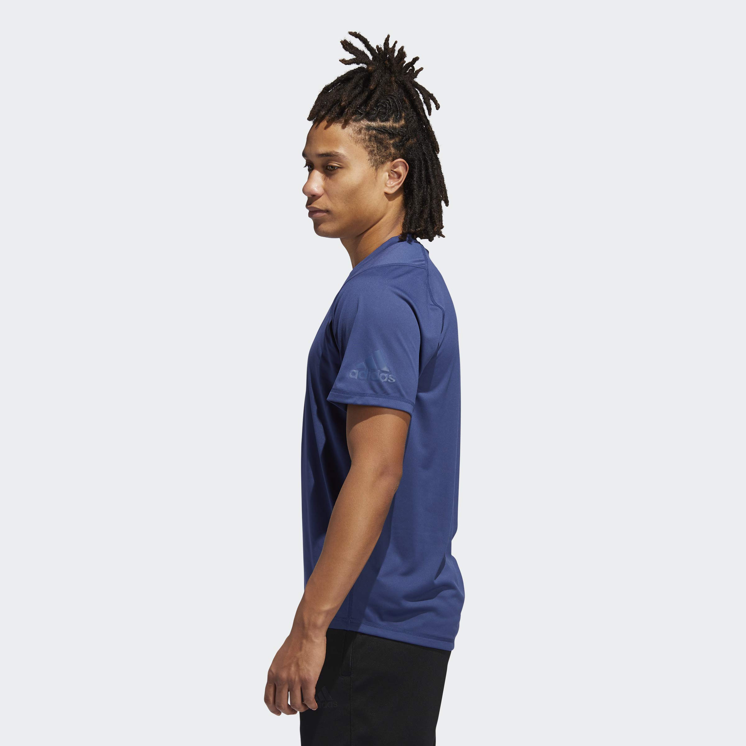 adidas Men's Freelift_Sport Graphic Tee Badge of Sport Tech Indigo Small
