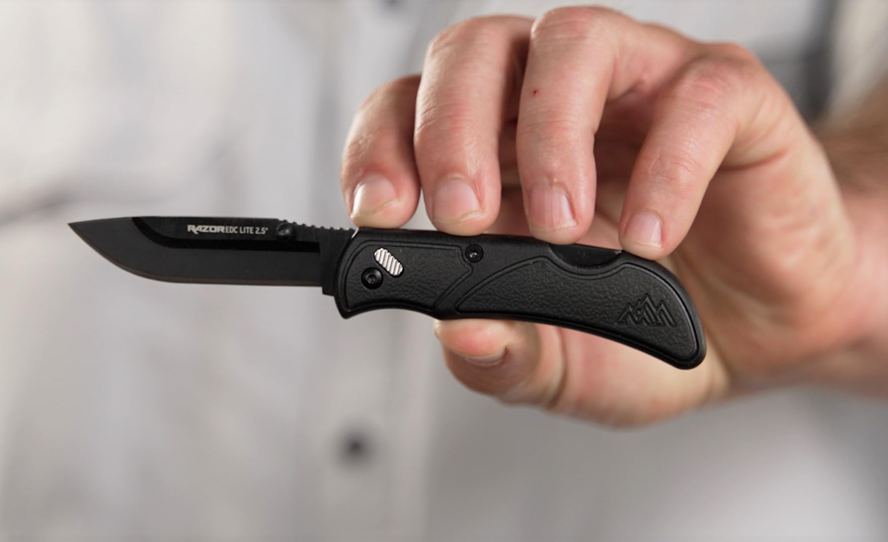 OUTDOOR EDGE Razor EDC Lite Folding Pocket Knife with Clip | Compact 2.5β Replaceable Blade Knife with RazorSafe Blades | Perfect Small Knife for Men, Women, Work & Camping (Black, 2 Black Blades)