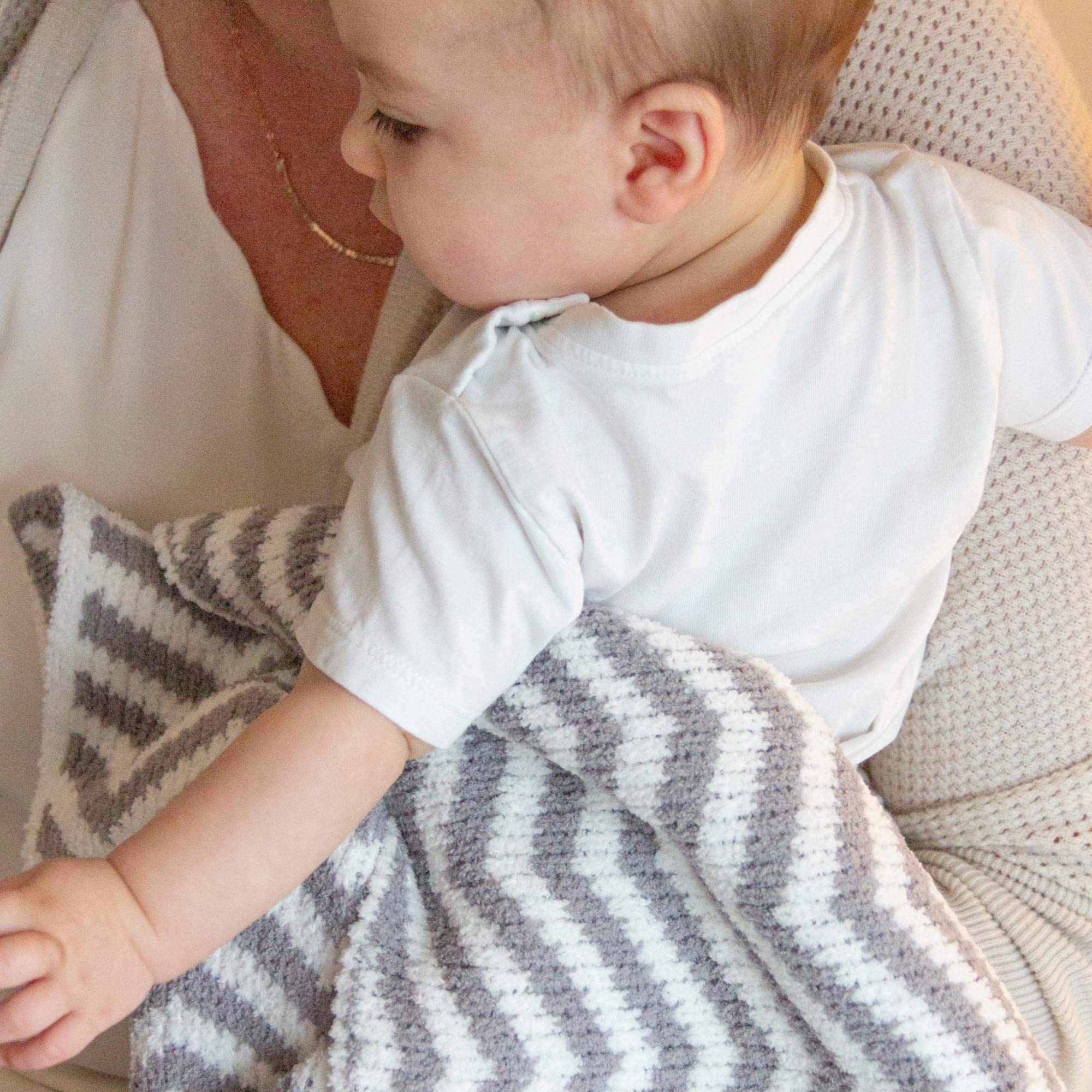 Living Textiles Chevron Chenille Soft Baby Blanket PREMIUM Cozy Fabric for BEST COMFORT - For Infant,Toddler,Newborn,Nursery,Boy,Girl,Unisex,Throw,Crib,Stroller,Gift, Grey Chevron 40x30