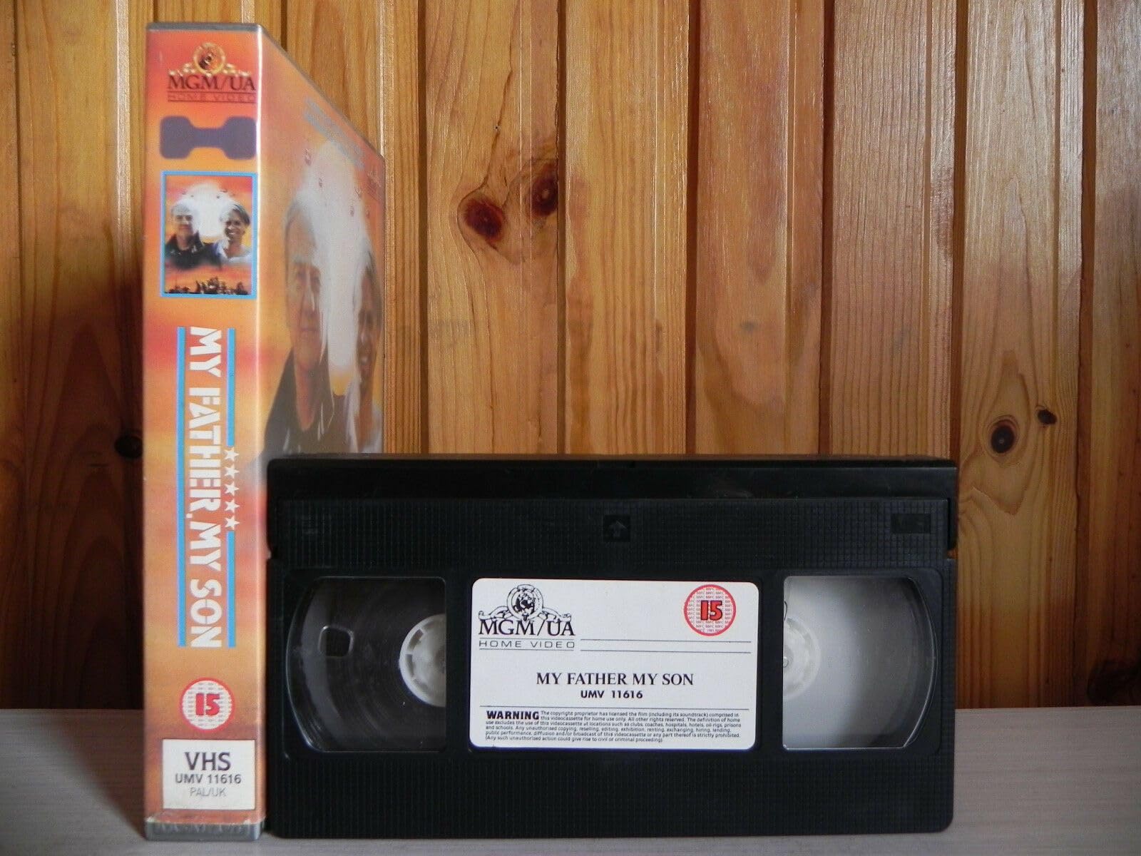 Nairobi: (1987) Channel 5 - Charlton Heston Vs. Black Market Hunters - Pal VHS