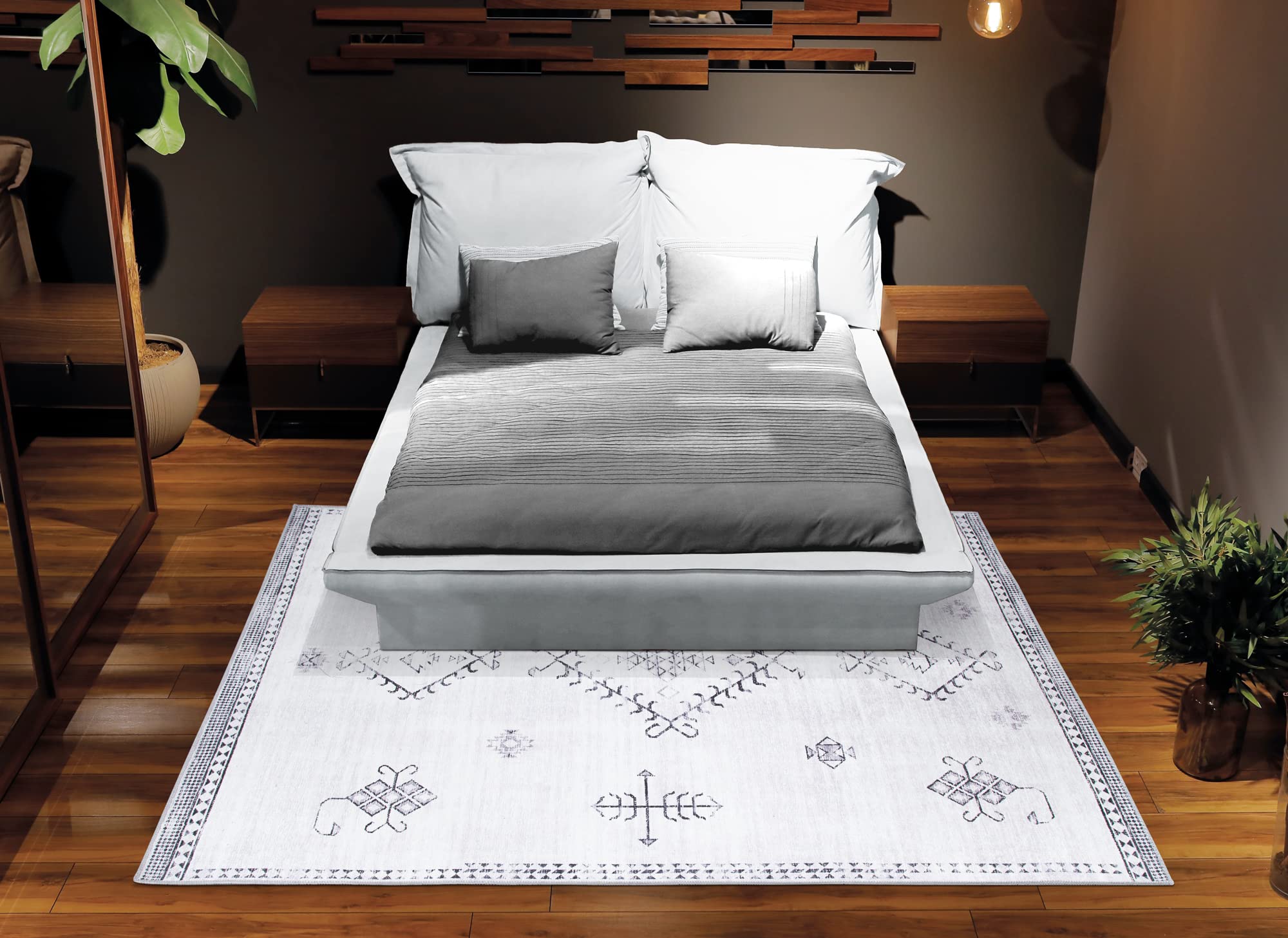 Bloom Rugs Mysia Washable 4x6 Rug - Ivory/Black Modern Geometric Area Rug for Living Room, Bedroom, Dining Room, and Kitchen - Exact Size: 4' x 6'