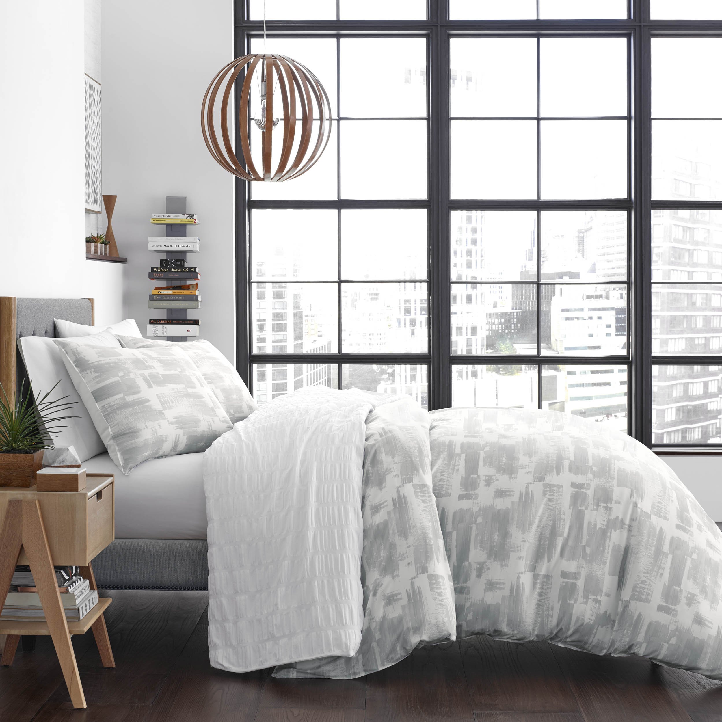 City Scene - Queen Duvet Cover Set, Smooth Bedding with Matching Shams, Modern Home Decor (Aria Pastel Grey, Queen)