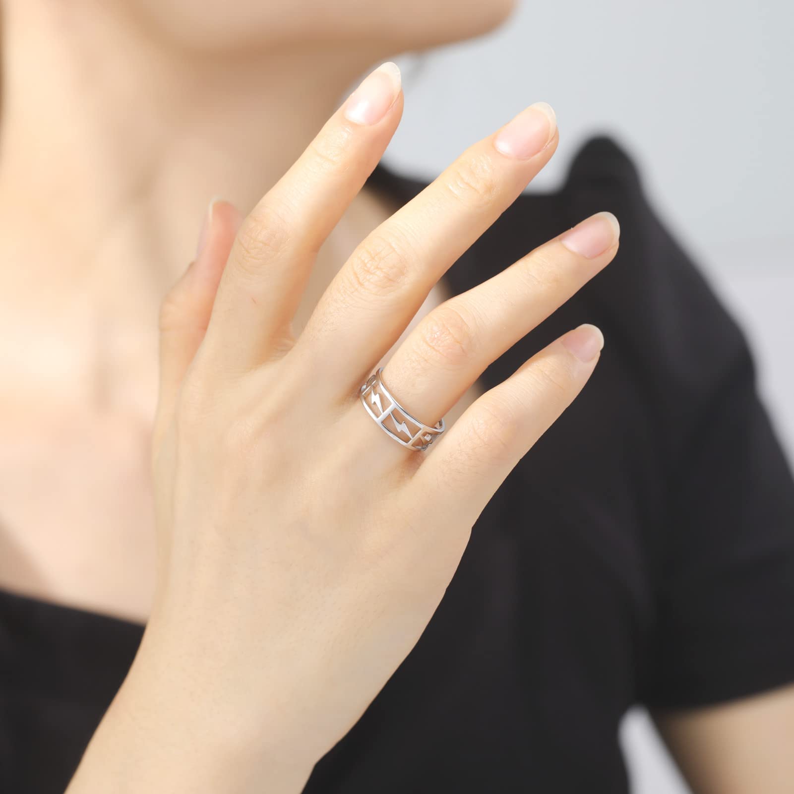 Amaxer Lightning Bolt Ring Thunder Minimalist Band Ring Thunder Flat Finger Knuckle Rings Unisex Jewelry Charm Inspirational Gift (19mm, silver)