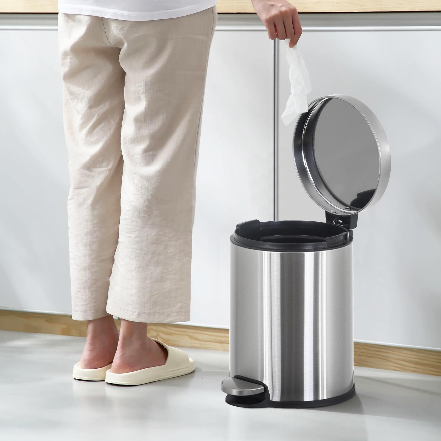 Bigacc Trash Can, Mini Stainless Steel 6 Liter/1.6 Gallon Bathroom Trash Can Step Garbage Can Round Trash can with Lid w/Removable Inner Bucket Waste Basket for Bathroom Kitchen Office