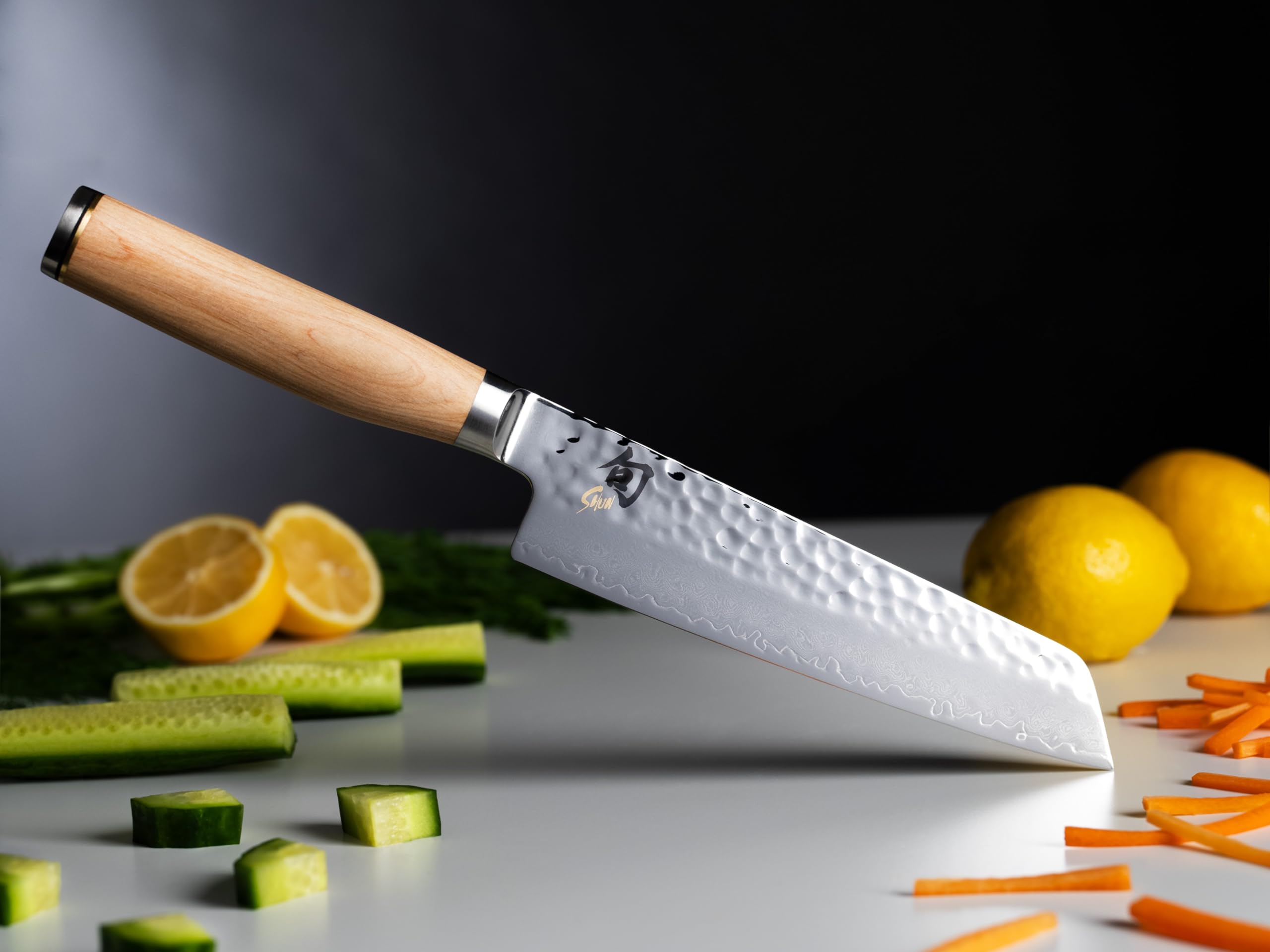 Shun Premier Blonde 6.5" Master Utility Knife, Handcrafted Japanese Knife, VG-MAX Core with Damascus Stainless Steel Cladding, Pakkawood Handle, Precision and Sharpness for Professional and Home Chefs