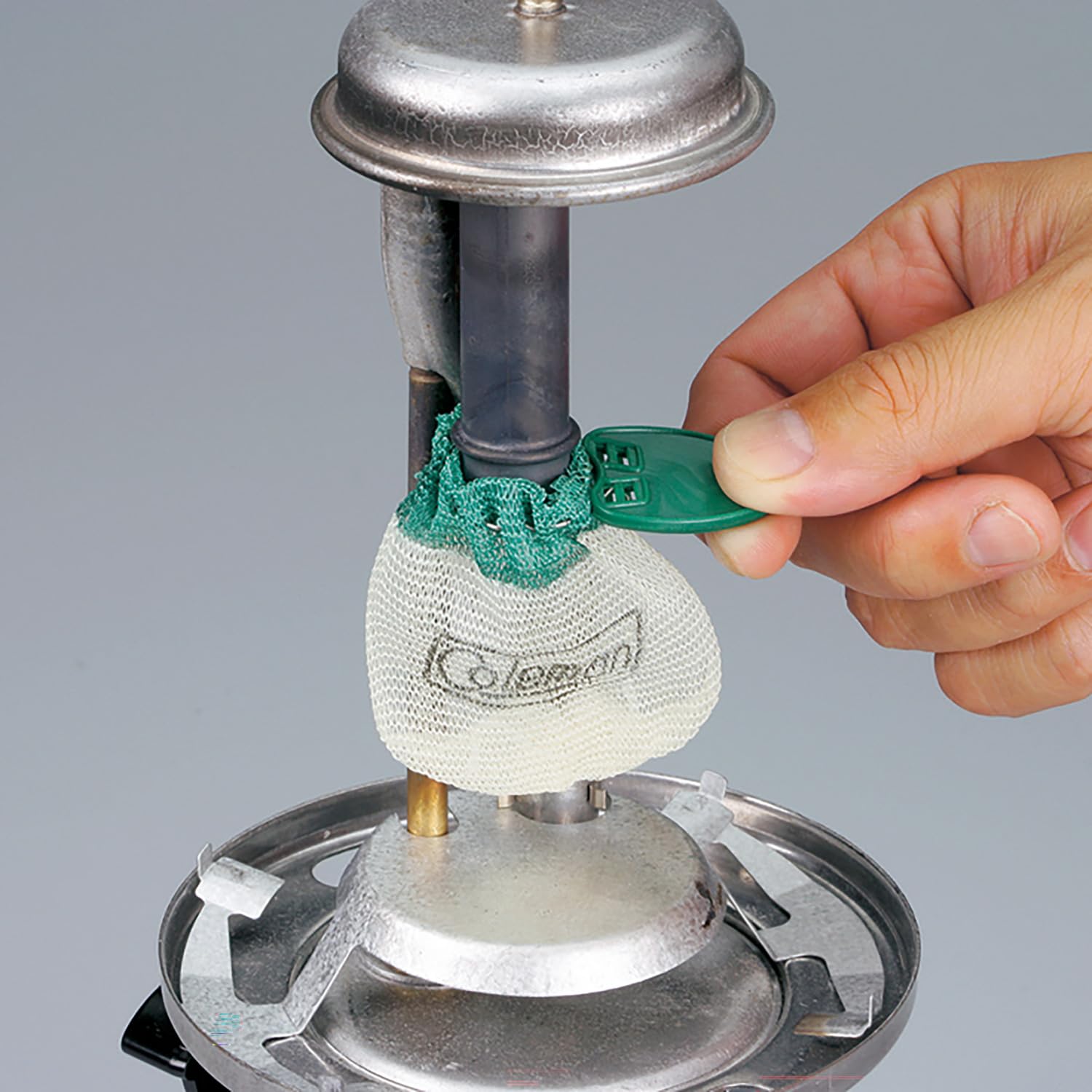 Coleman InstaClip Lantern Mantles, 2-Pack of #21 Lantern Mantles for Fueled Lanterns, Change Mantles in Seconds with Clip Attachment