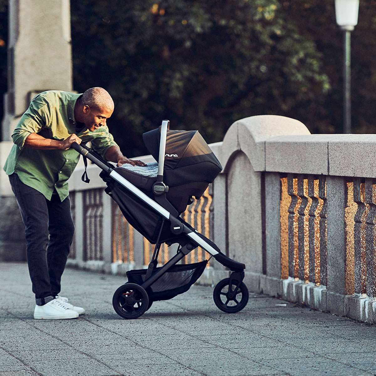 Thule Spring Stroller - Compact Baby Stroller Perfect for Everyday Use - Features 5-Point Harness, Lightweight and Compact Design, Vented Canopy with See-Through Mesh