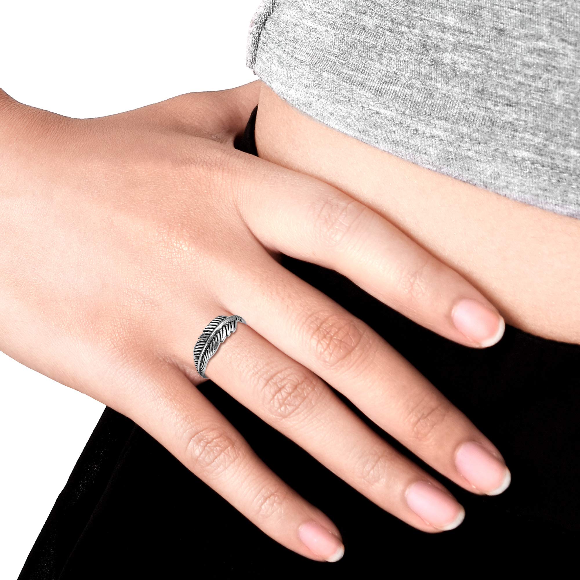 AeraVida Vintage Chic Feather Leaf Unisex .925 Sterling Silver Band Ring (6)