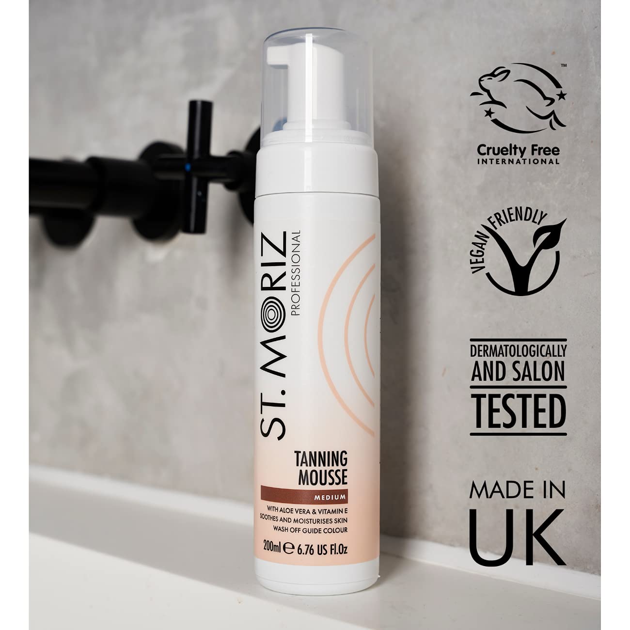 St.Moriz Professional 1 Hour Fast Self Tanner Mousse with Tanning Mitt Bundle – Light to Dark – 200ml – Sunless Instant, Express Self Tanning Foam for a Golden, Natural Looking Fake Tan