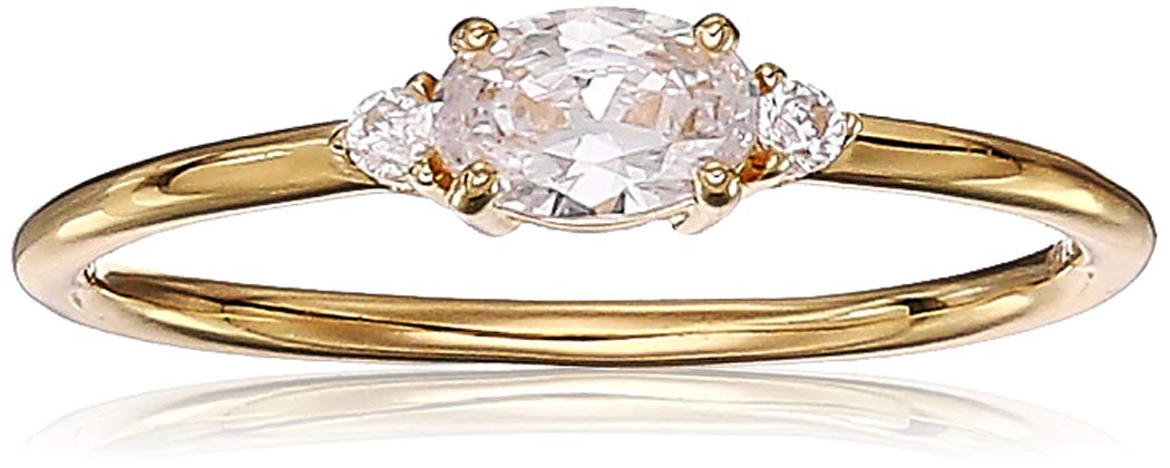Amazon Essentials Dainty 3-Stone 18K Yellow Gold Over Sterling Silver Cubic Zirconia Fashion Band, Size 8, (previously Amazon Collection)