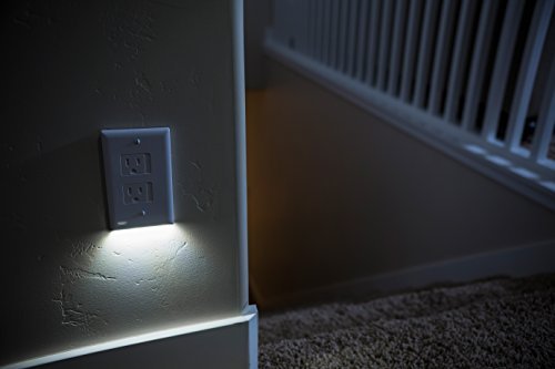 SnapPower 3 Pack SafeLight [for Décor Outlets] - Self-Closing Safety Cover Plate with LED Night Light - Child-Proofing Wall Plate Helps Protect Baby from Electrical Shock - (Décor, White)