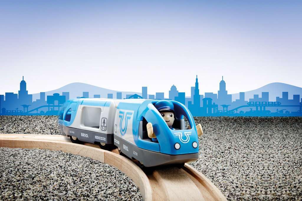 BRIO World - 33506 Travel Battery Train | 3-Piece, Battery-Operated Toy Train Set | Ideal for Kids Ages 3 and Up | Compatible with All BRIO Train Sets