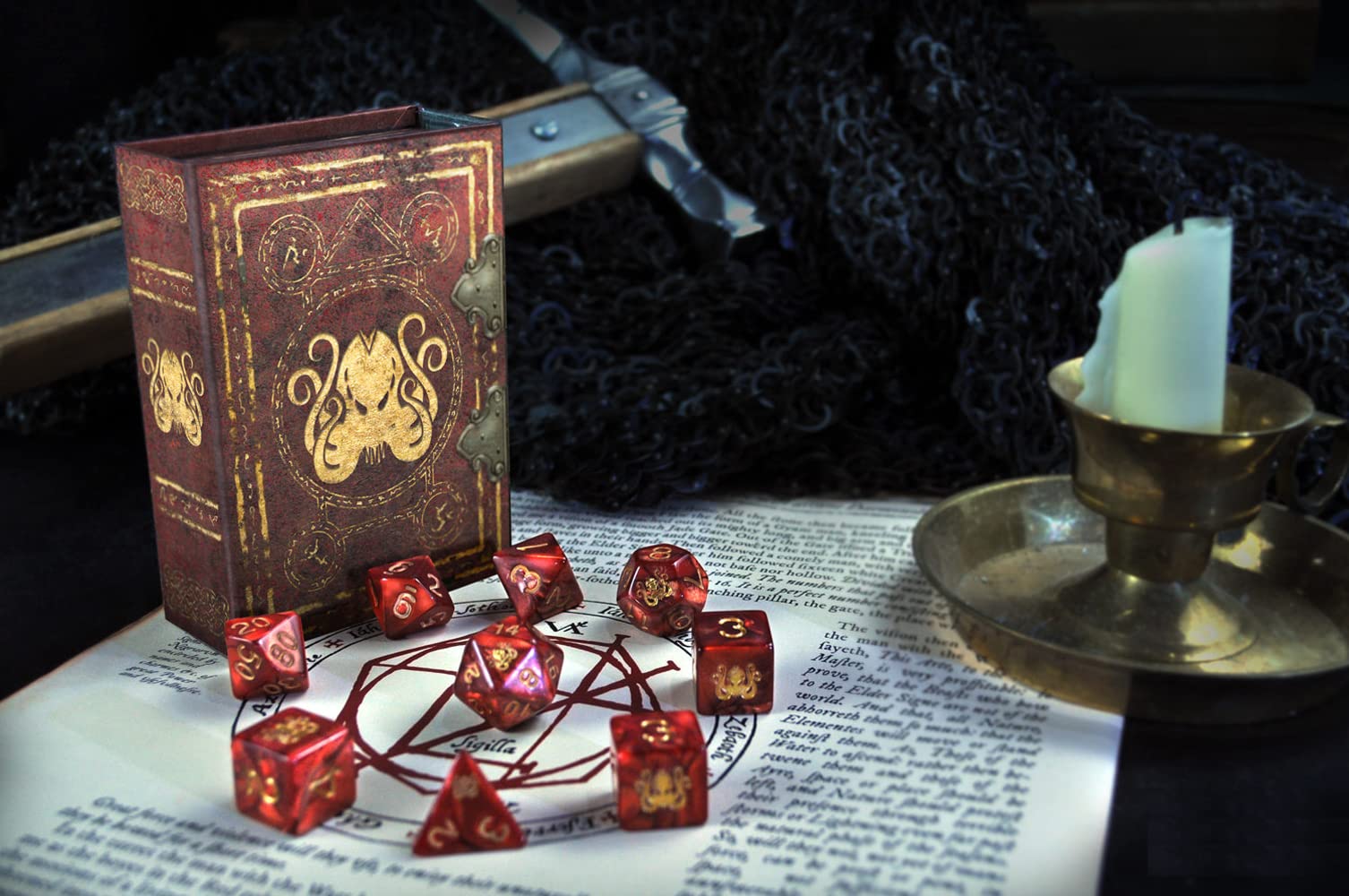 Elder Dice Set: Cthulhu (9 polyhedral dice in Spellbook)