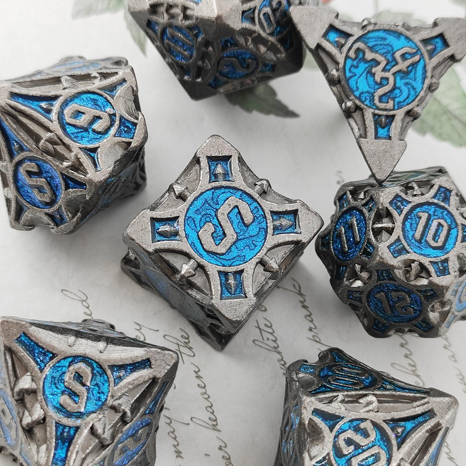 AHDKEJG Metal DND Dice Set of 7 Dungeons and Dragons D&D RPG MTG Polyhedral Figit Dice Table Games D20 Pathfinder Card Accessories Gift Black Leather Bag-Silver Green