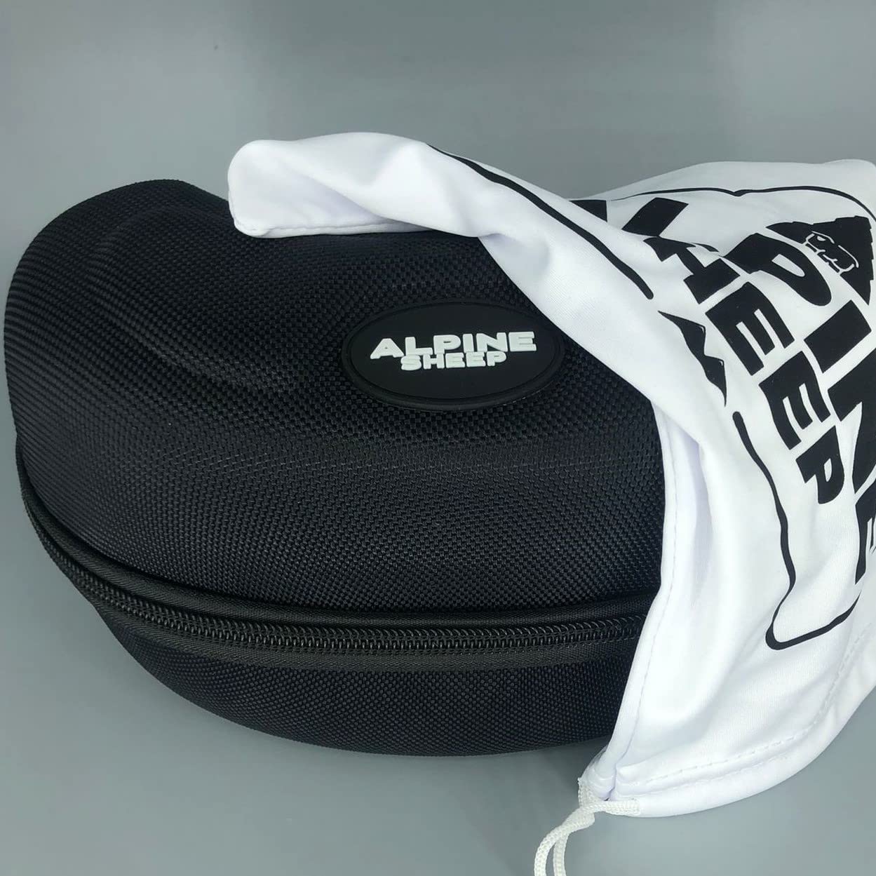 Alpine Sheep Ski & Snowboard Goggles, two magnetic interchangeable lenses, Men and Women (Black Frame, One Dark Blue; One Yellow)
