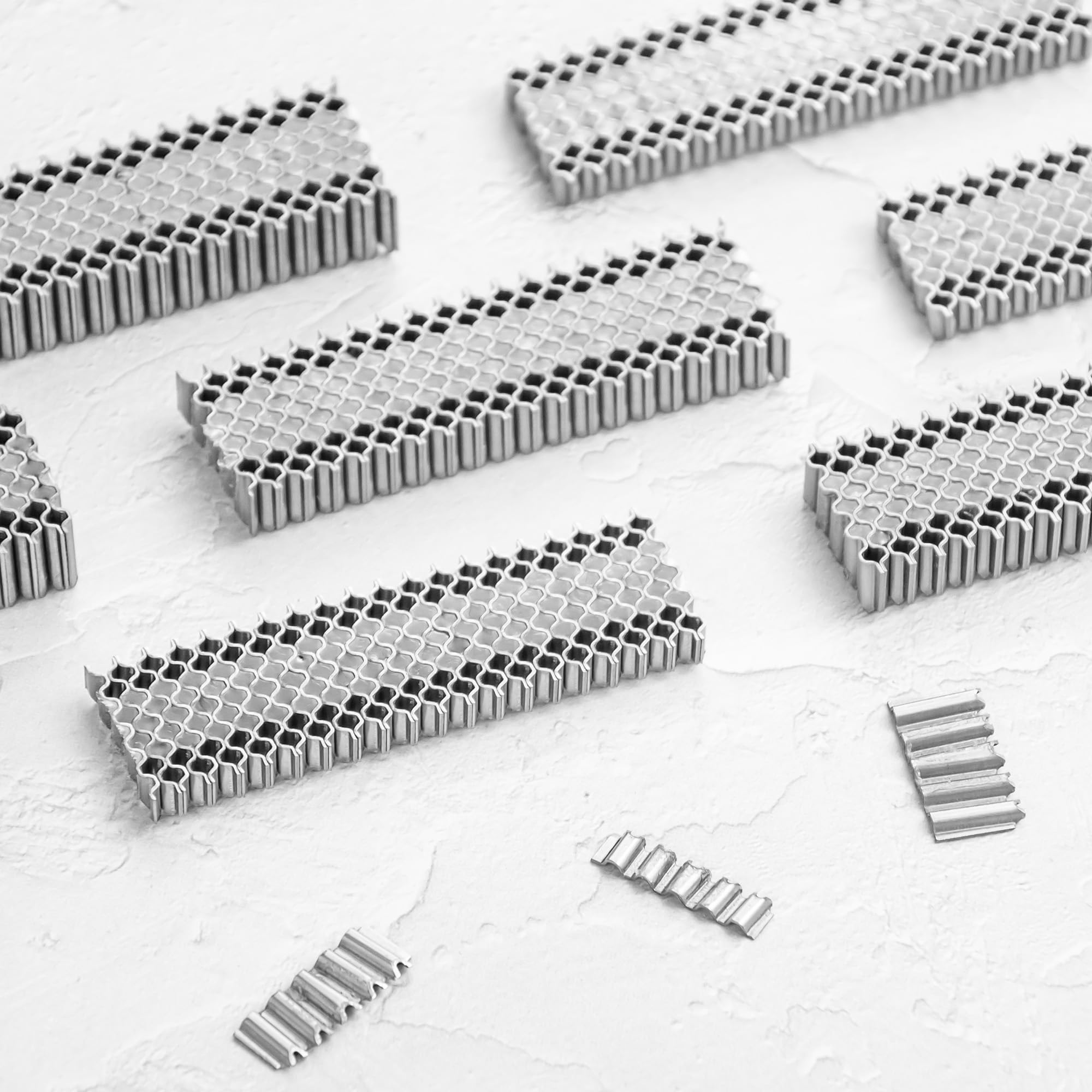 meite Corrugated Fasteners MC112 25 Gauge 1-Inch Crown 1/2-Inch Long Corrugated W Fastener Staples (1 Small Pack - 1,000 PCS)