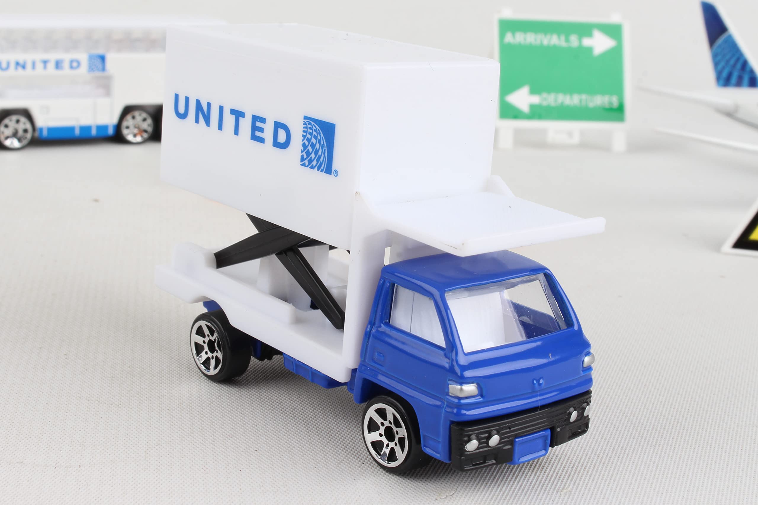 Daron United Airlines Airport Playset