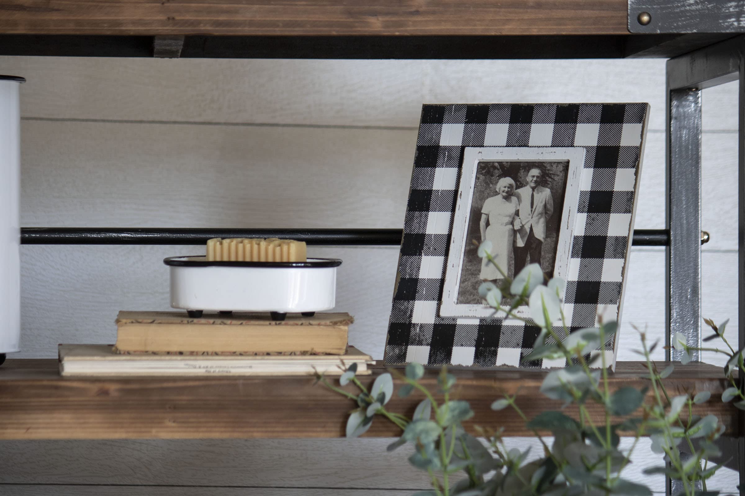 Foreside Home & Garden White Buffalo Plaid 4x6 Inch Wood Decorative Picture Frame