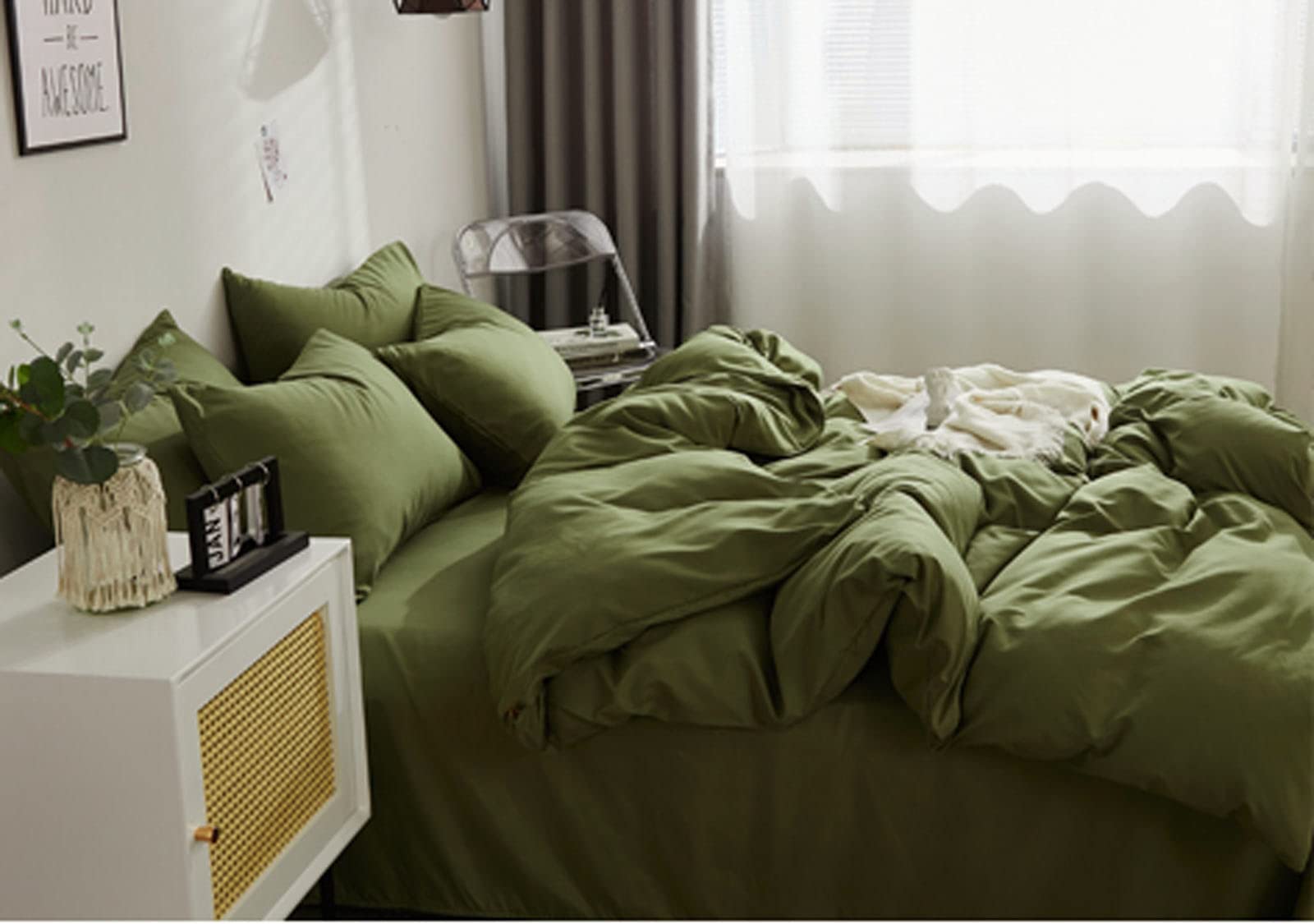 Nanko Cal King Size Comforter Set Sage Green All Season Soft Reversible Down Alternative Quilted Duvet Insert Microfiber Filling Luxury Quality Bedding Sets in a Bag Women Men 104x98 California King