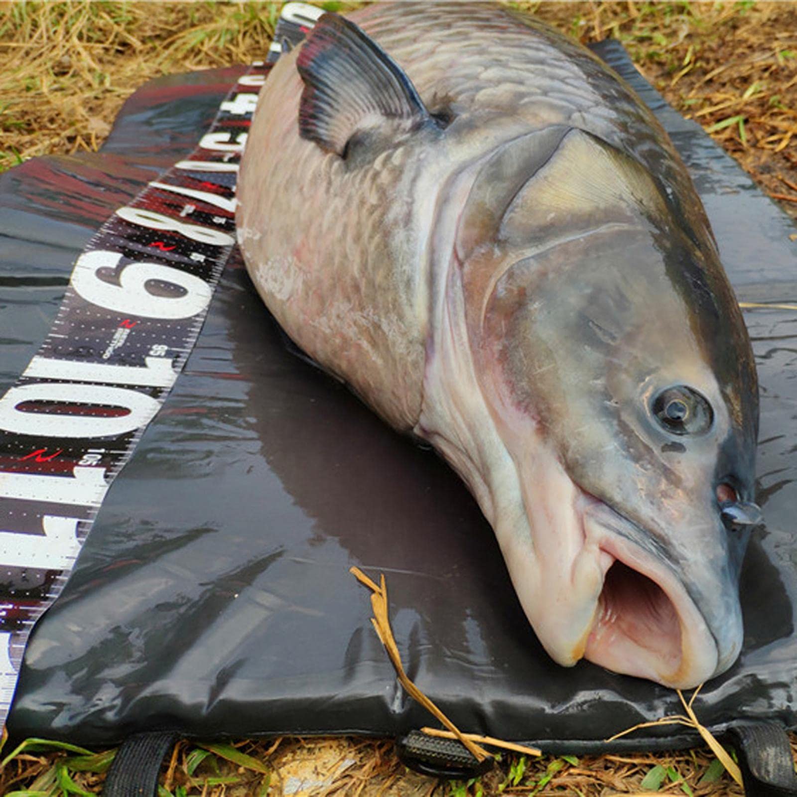 Almencla Waterproof Carp Fishing Unhooking Mat Weigh Straps Pad Fishing Tackle Pad, 100cmx60cm
