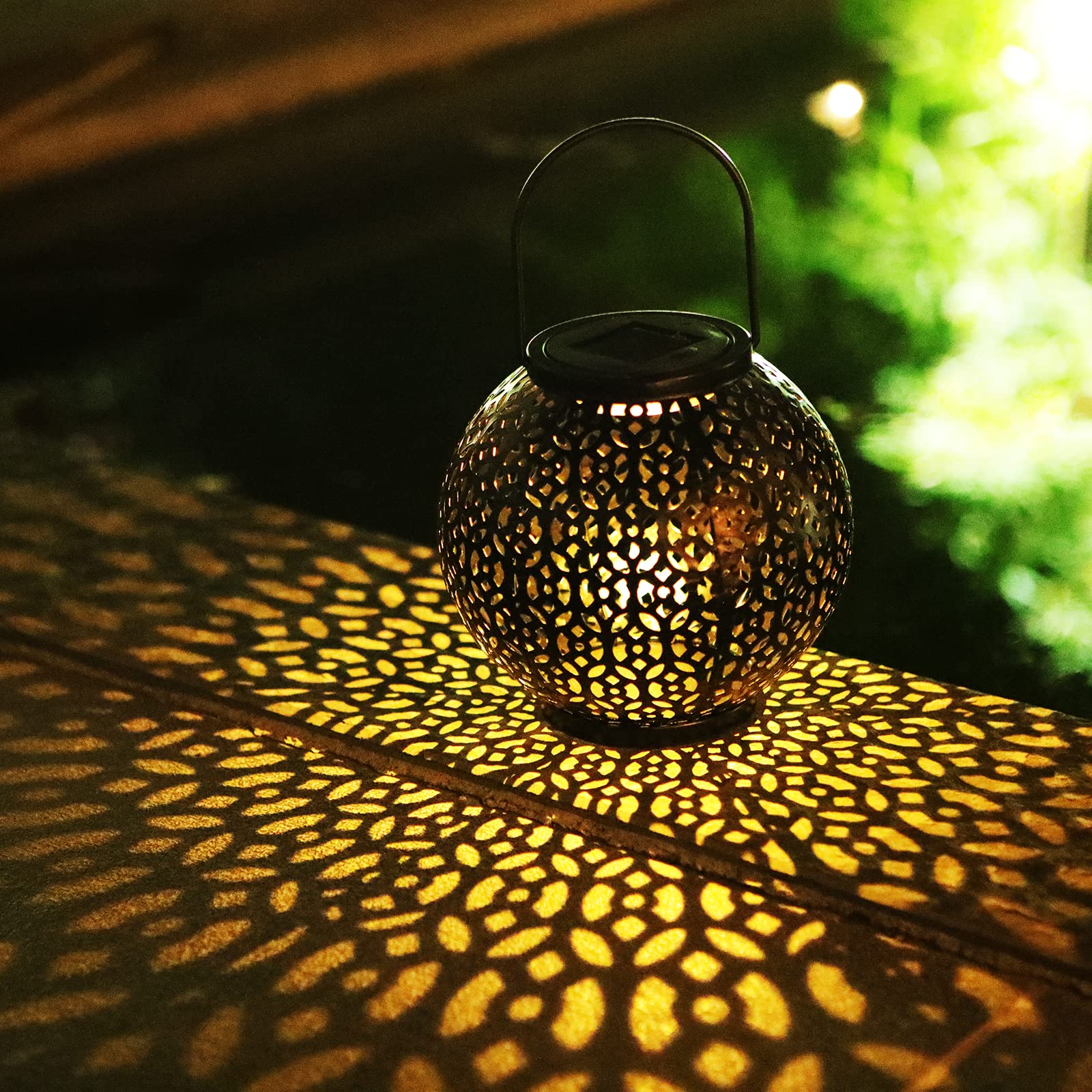 FLJZCZM Hanging Solar Lantern Outdoor Solar Powered Garden Lights Waterproof with Metal Retro Design for Patio Yard Garden Tabletop Dwcoration,1 Pack(Black)