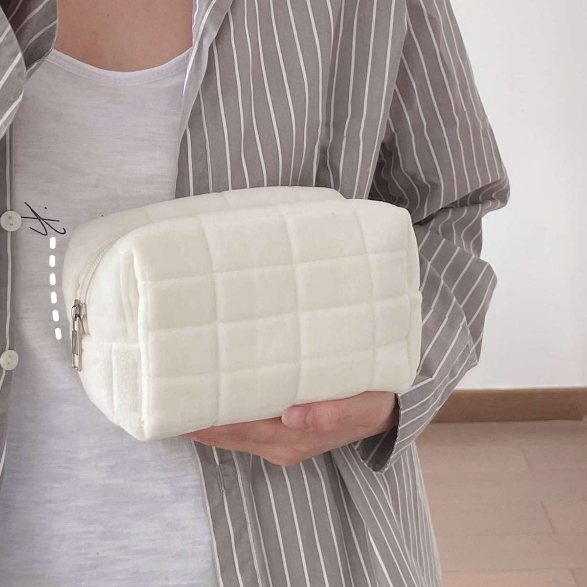 LYDZTION Plush Makeup Bag Cosmetic Bag for Women,Zipper Large Solid Color Travel Toiletry Bag Travel Make Up Toiletry Bag Washing Pouch,White