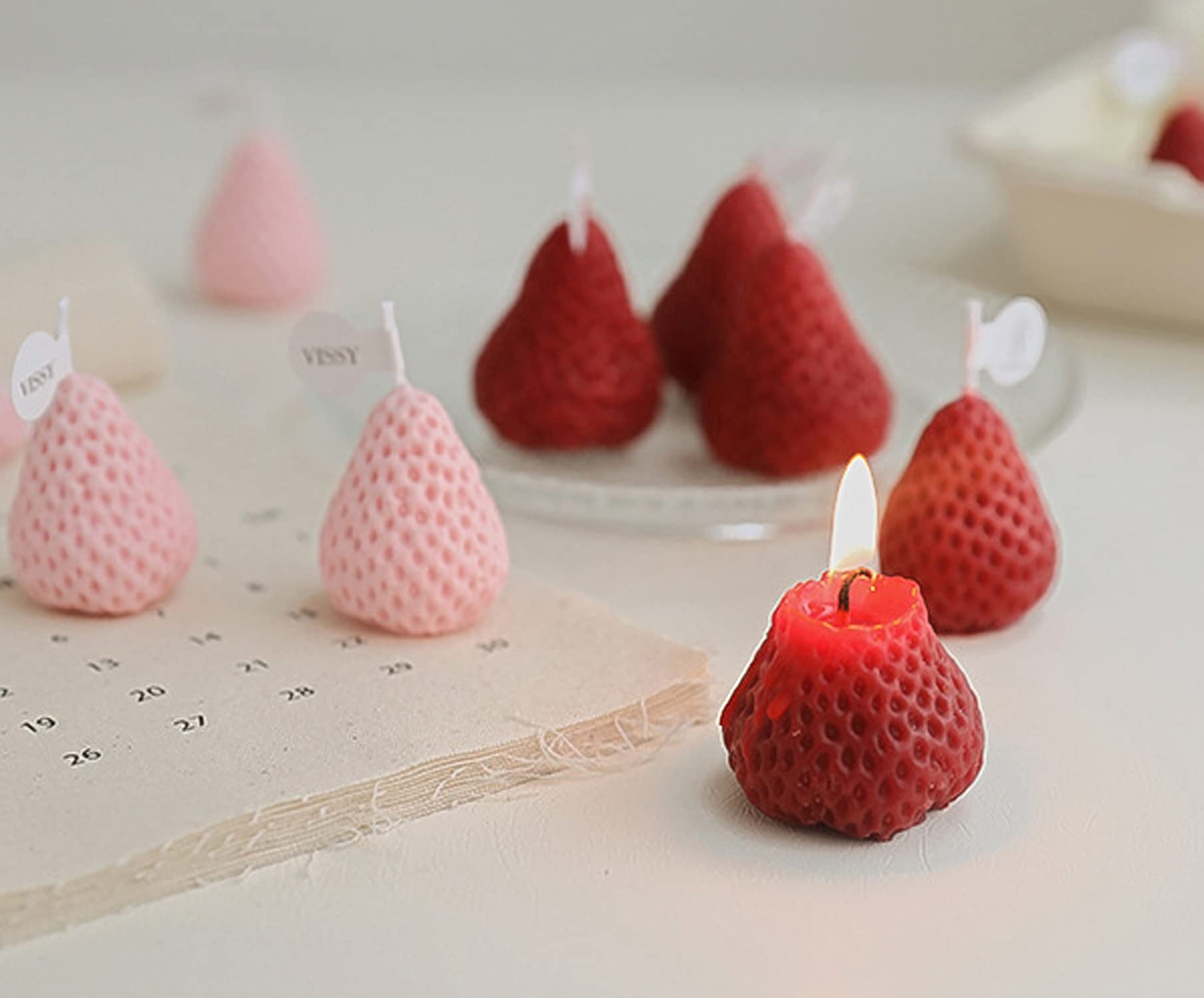 Strawberry Shaped Scented Candle,4PACK 75G Fruit Aroma Soy Wax Decorative Candle for Table Photo Prop Birthday Gift,Prefect for Meditation Stress Relief Mood Boosting Bath Yoga (Red)