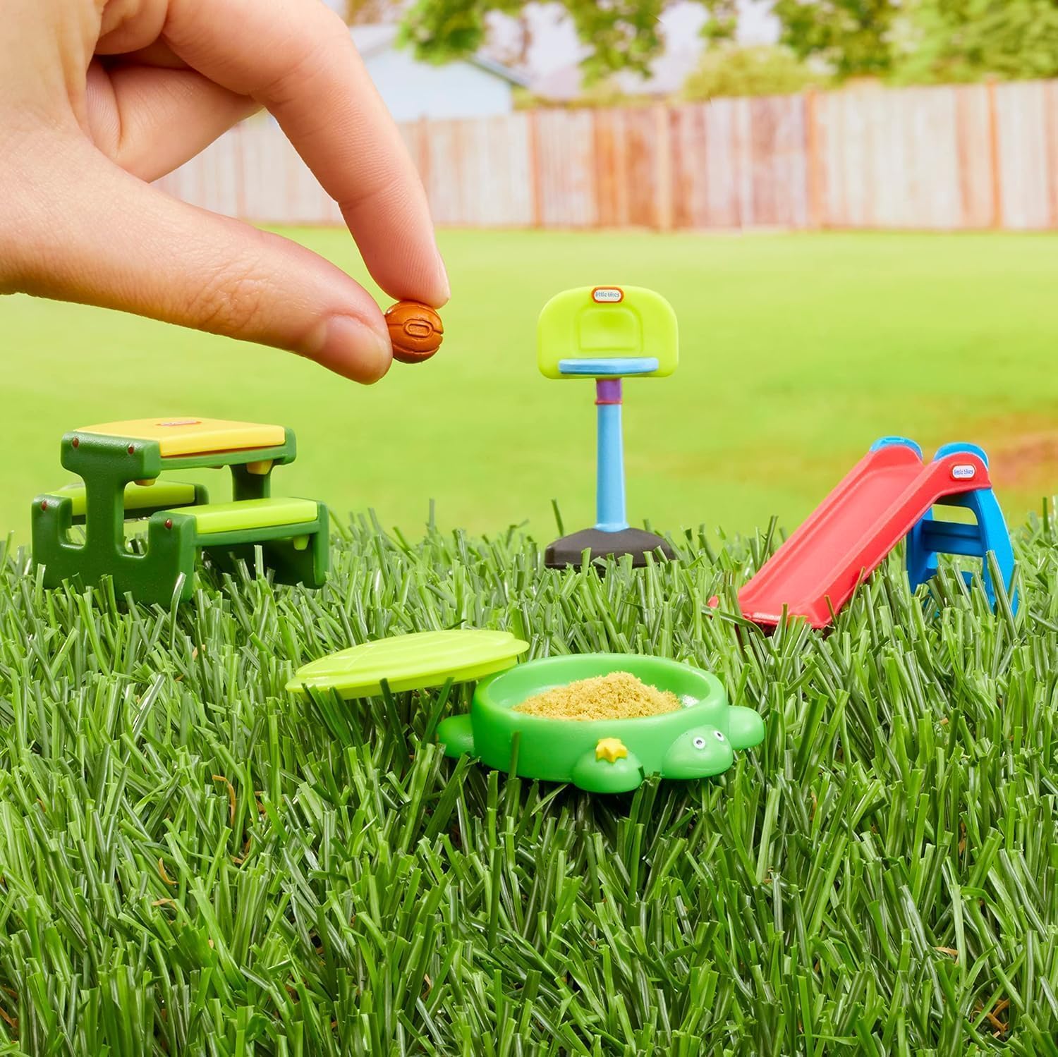 MGA's Miniverse Little Tikes Minis - 2 Little Tikes Minis in Each Pack, Blind Packaging Doubles as Display, Retro Nostalgia, Collectors Ages 3 4 5 6