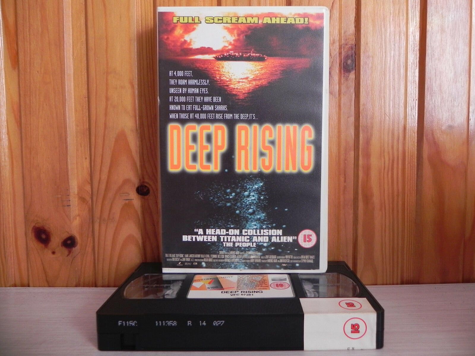 Deep Rising - Oceanic Sci-Fi - Titanic With Teeth - Treat Williams - Pal VHS