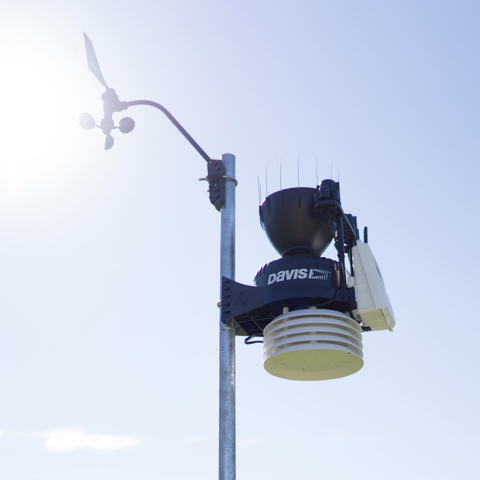 Davis Vantage Pro2 Plus w/UV & Solar Radiation Sensors