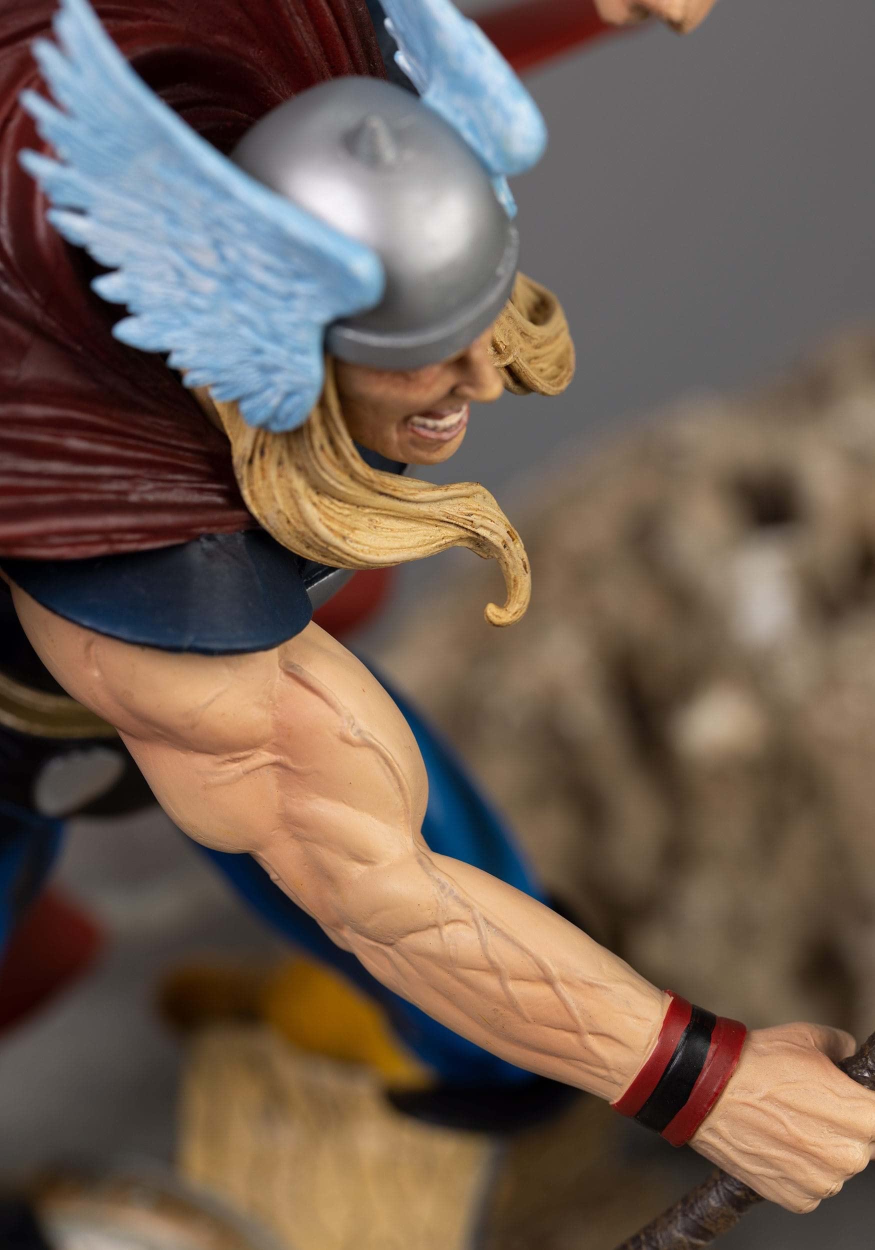Diamond Select Toys Marvel Gallery Thor PVC Statue, Multicolor, 9 inches