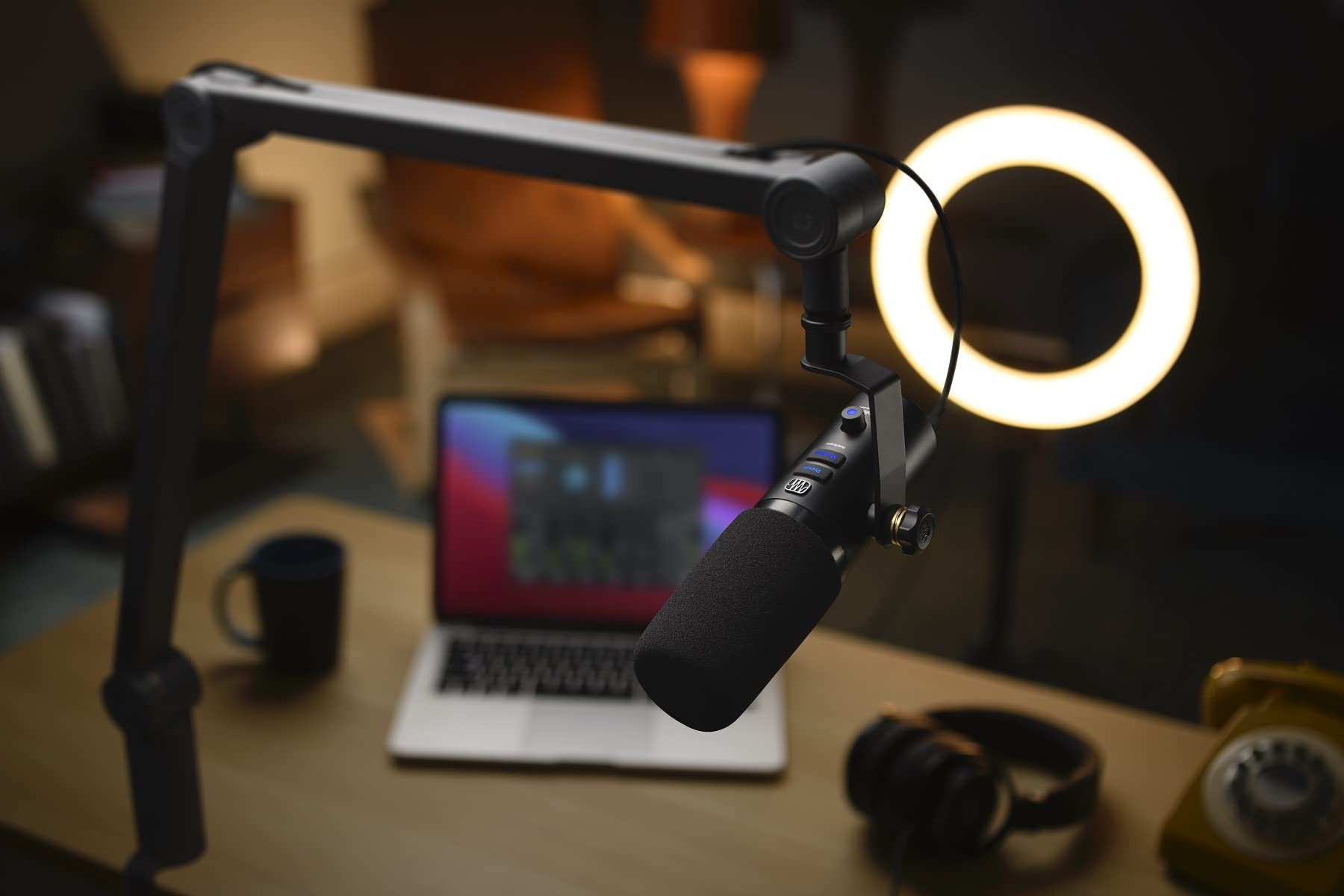 PreSonus Revelator Dynamic USB Microphone for recording, podcasts, and streaming with onboard effects and easy-to-use presets plus a built-in mixer and Studio One DAW Recording Software