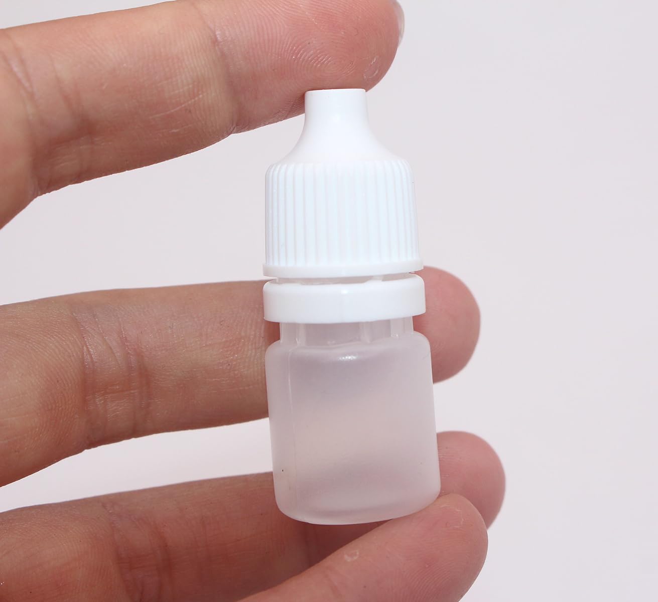Elandy 50PCS 2ml Portable Empty Squeezable Dropper Bottle-Plastic Eye Liquid Dropper Sample Storage Containers With Orfice Reducer(Bottle+Tip cap+cap)