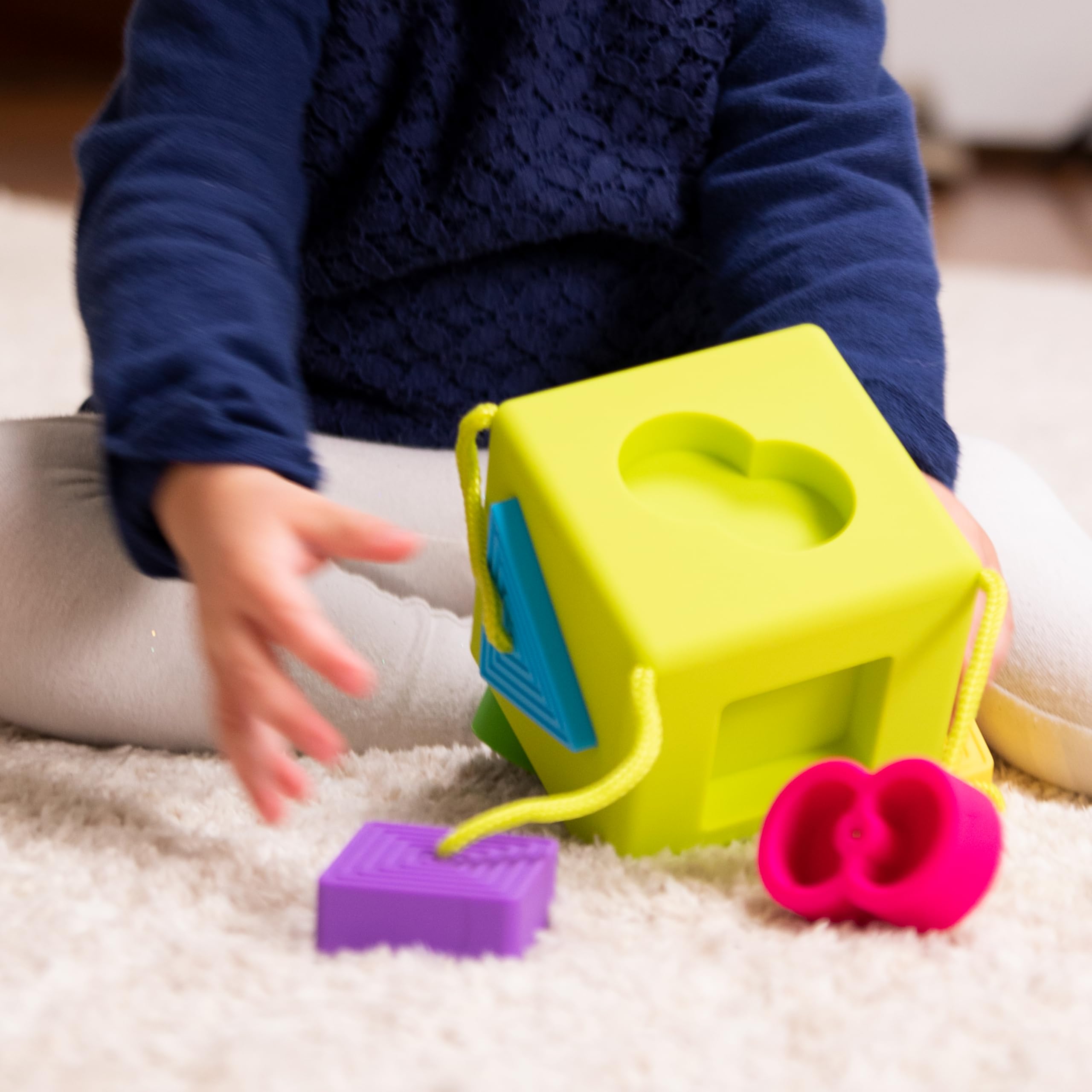 Fat Brain Toys OombeeCube - Travel-Friendly Shape-Sorter for Babies & Toddlers