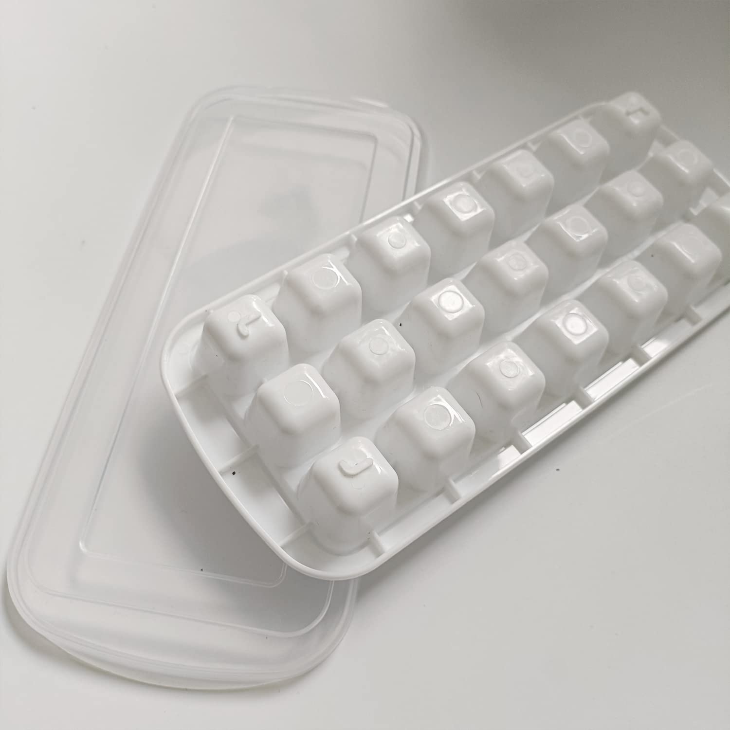CulRun- Ice cube molds for refrigerators, Easy-Release Silicone & Flexible 21-Ice Cube Trays with Spill-Resistant Removable Lid