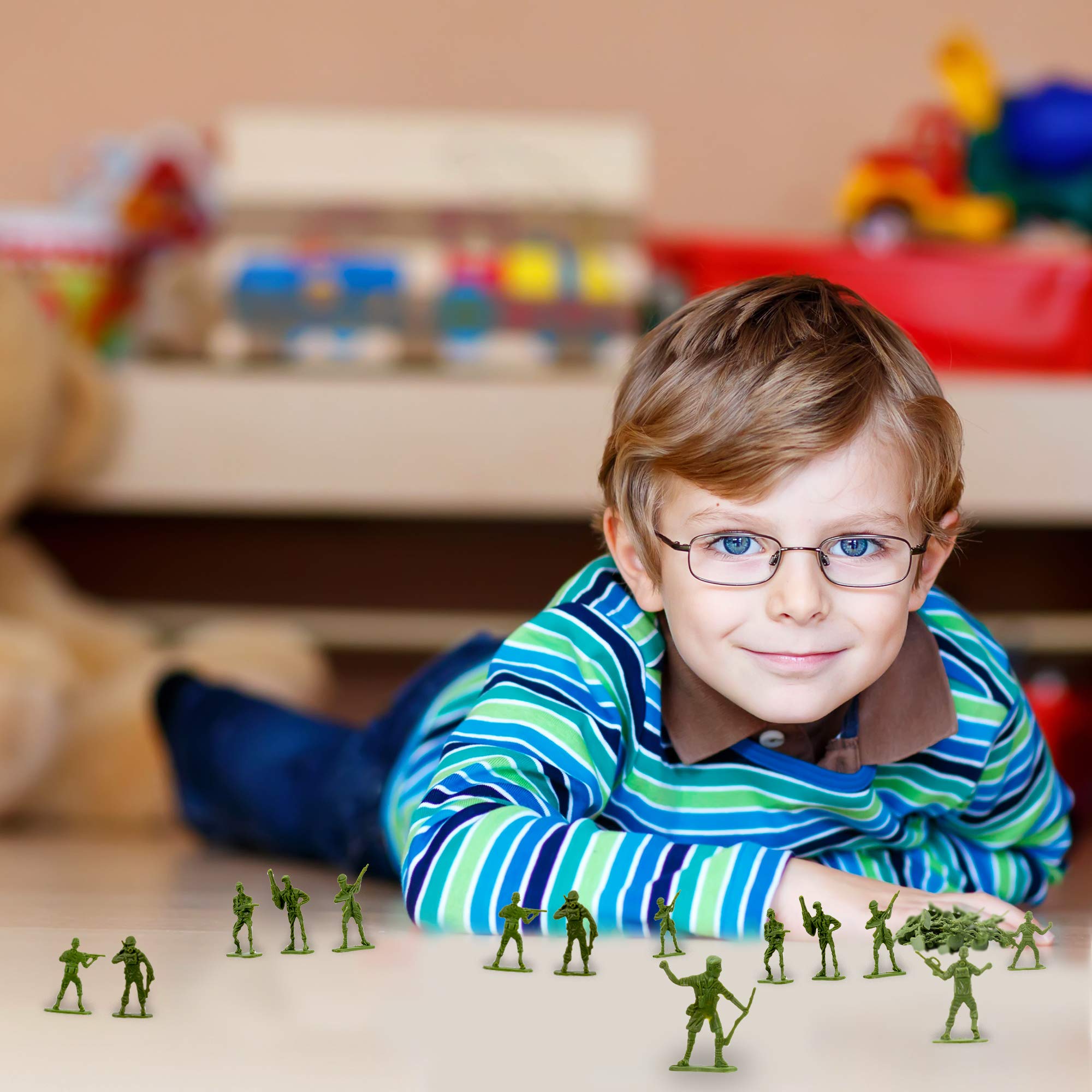 Fun Central Green Army Men Toy Soldier Action Figures for Kids - 144 Pack
