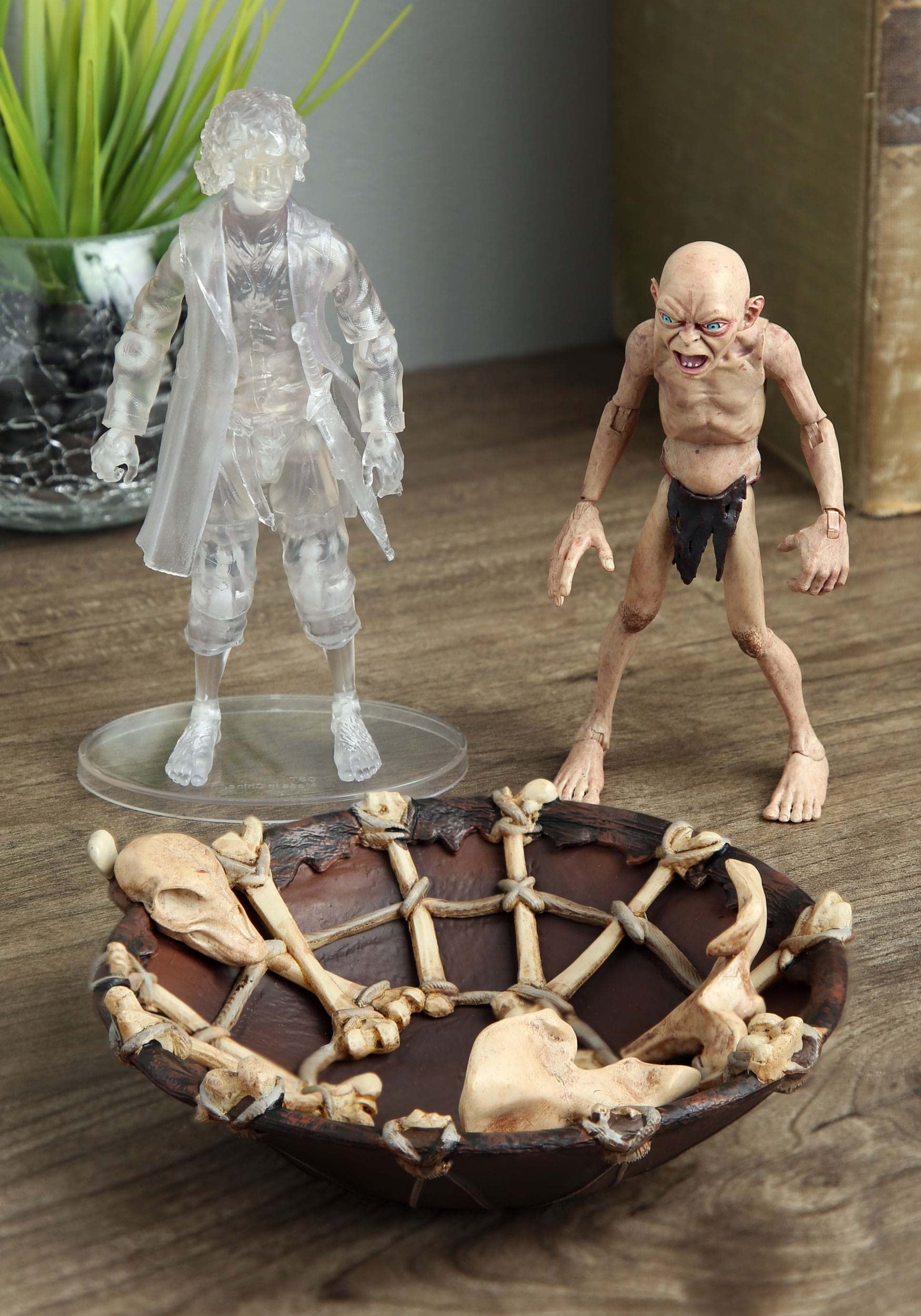 Diamond Select Toys San Diego Comic-Con 2021 Exclusive The Lord of The Rings: Frodo & Gollum Deluxe Action Figure Box Set, Multicolor