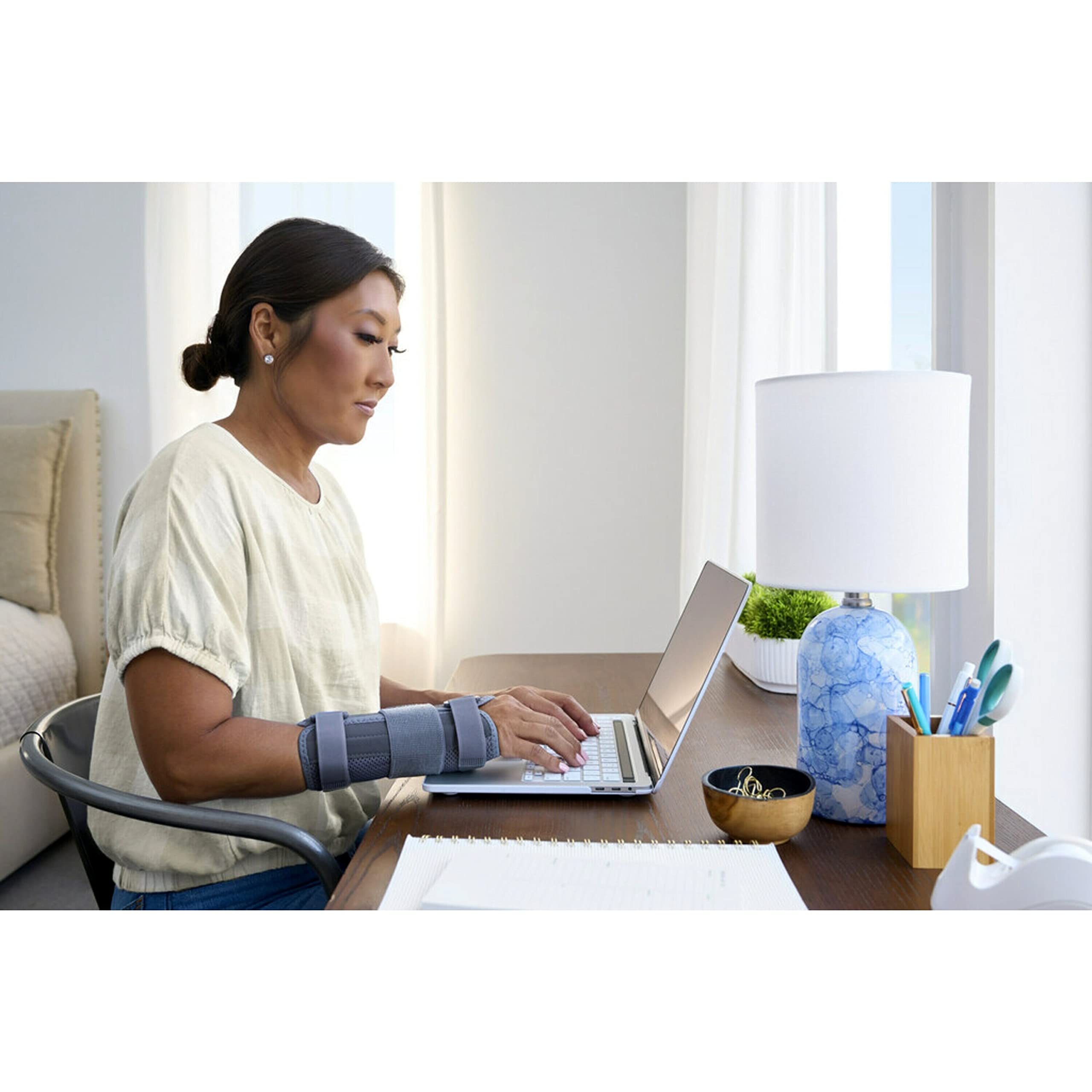 FUTURO-MMM-357 Deluxe Wrist Stabilizer, Large/X-Large - grey