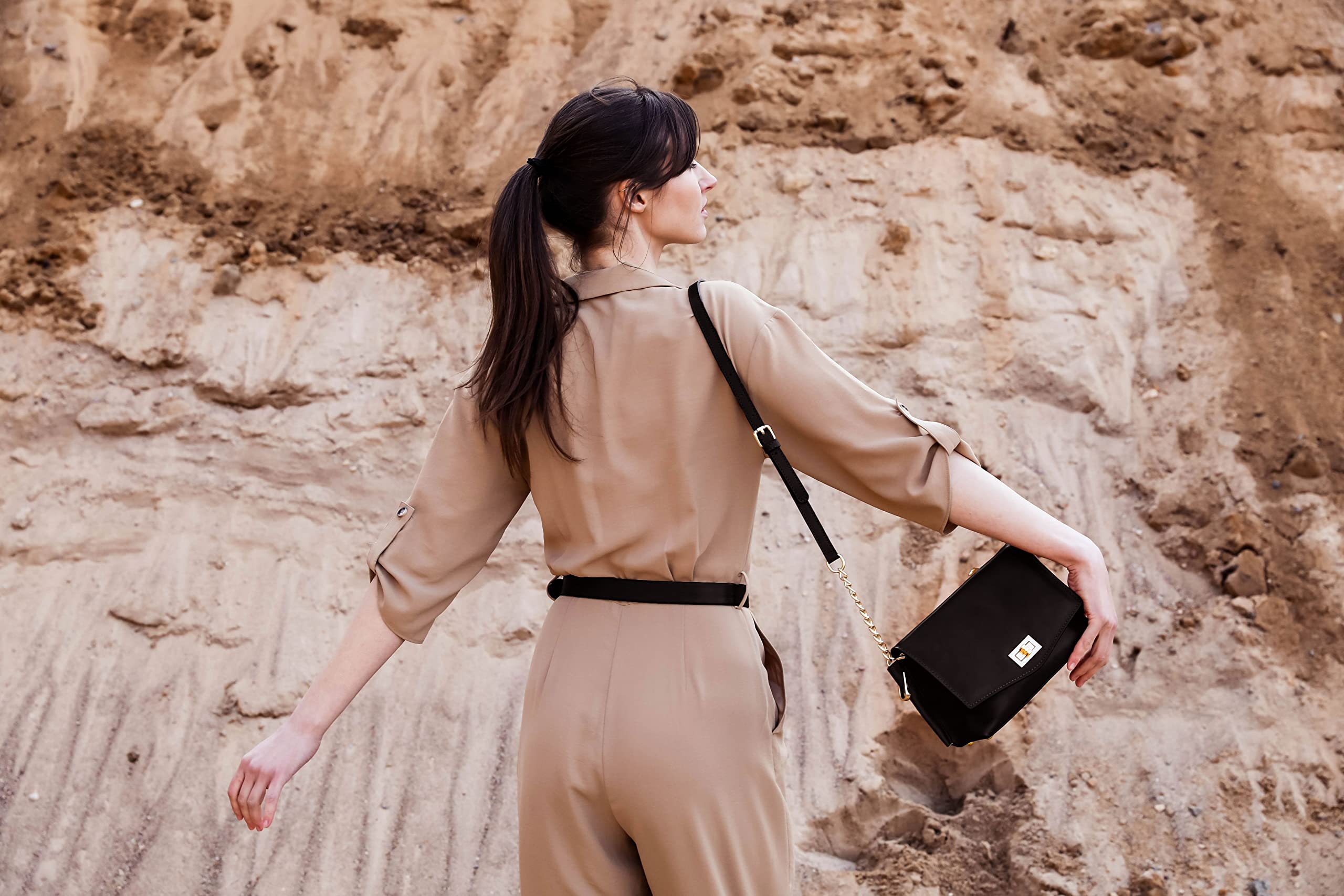 Time Resistance Leather Crossbody Bag for Women - Full Grain Leather Shoulder Bag - Stylish Messenger Bag Purse (Black)